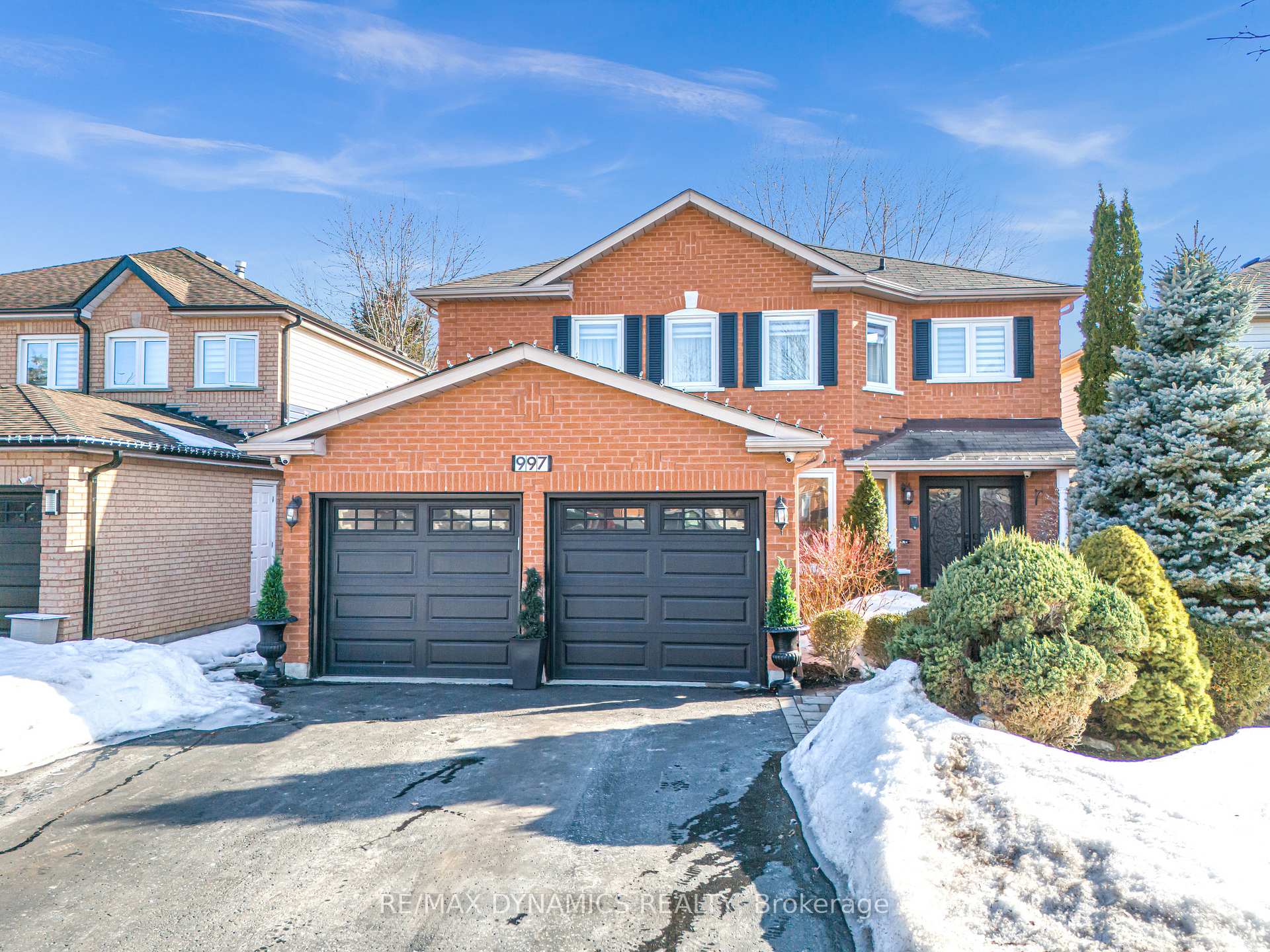 997 Sandcliff Drive, Oshawa, ON L1K 2E4