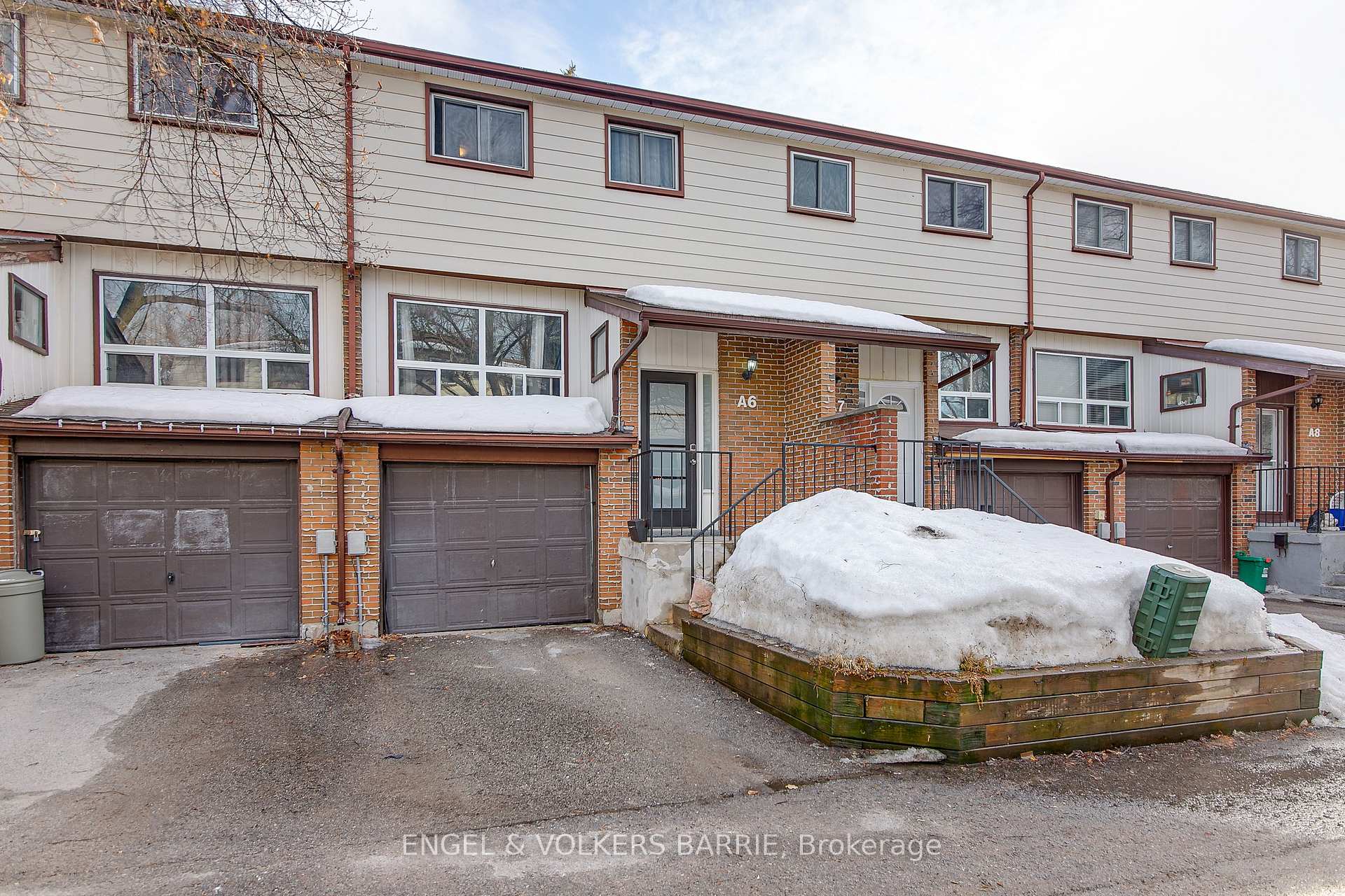A6 - 63 Ferris Lane, Barrie, ON L4M 5C4