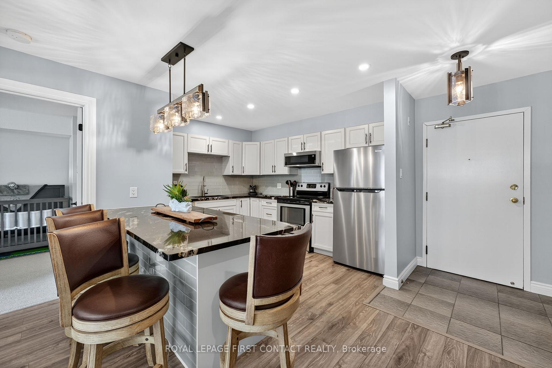 B08 - 126 Bell Farm Road, Barrie, ON L4M 6J3