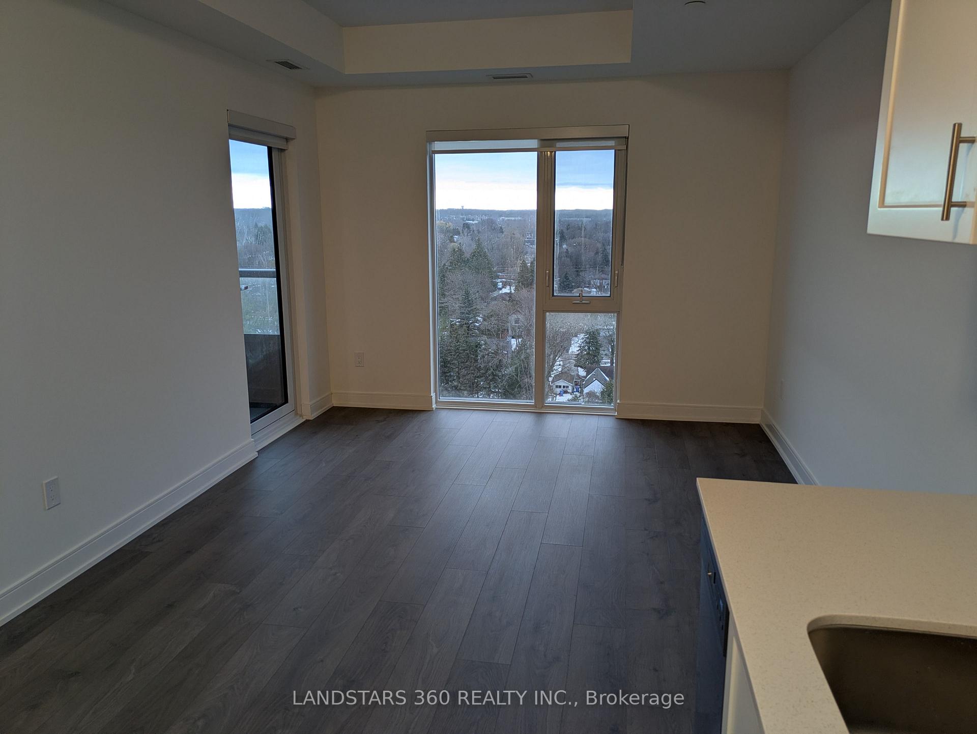 B1207 - 715 Davis Drive, Newmarket, ON L3Y 2R3