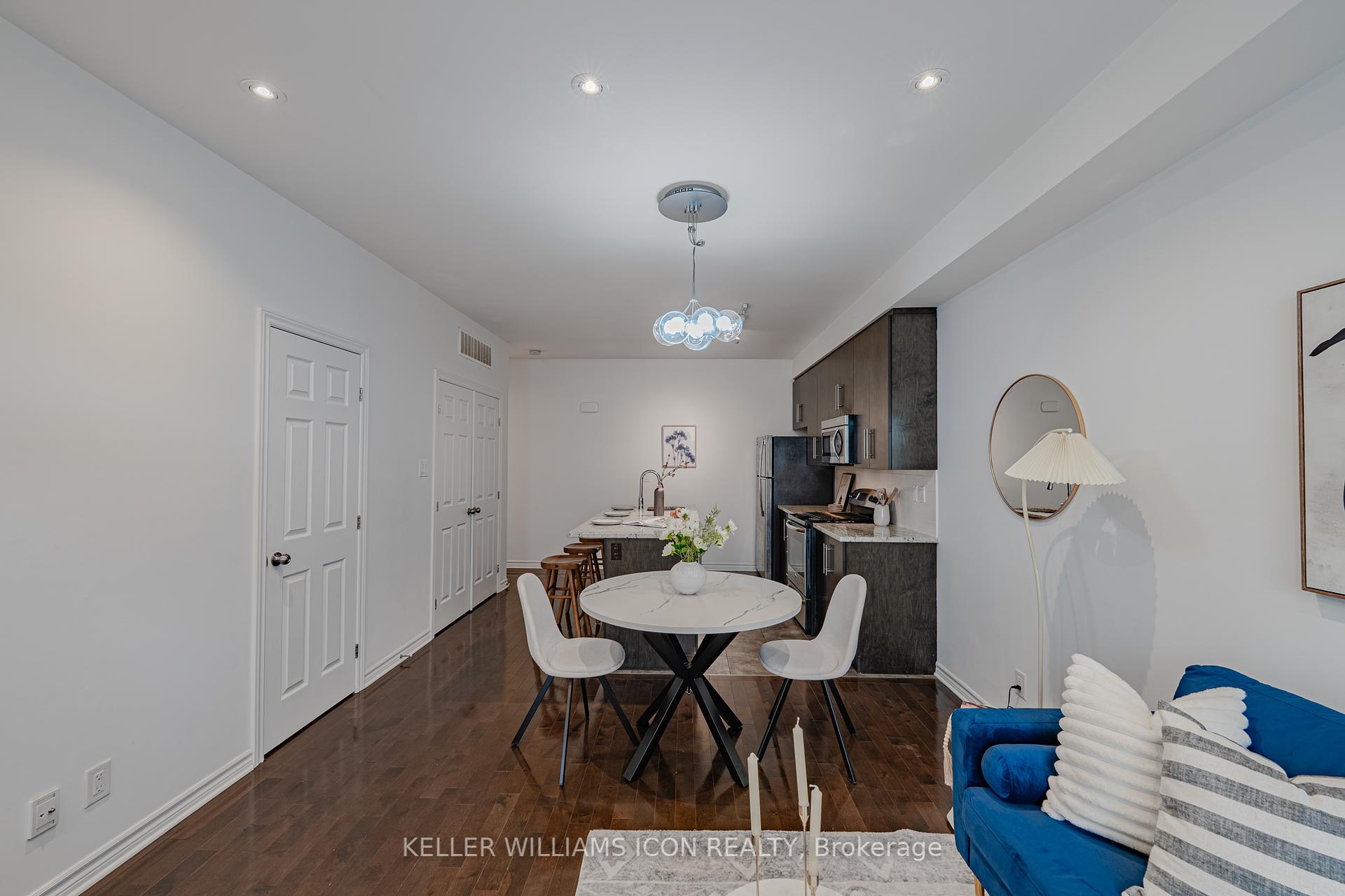 D - 306 Everest Private, Elmvale Acres and Area, ON K1G 4E3