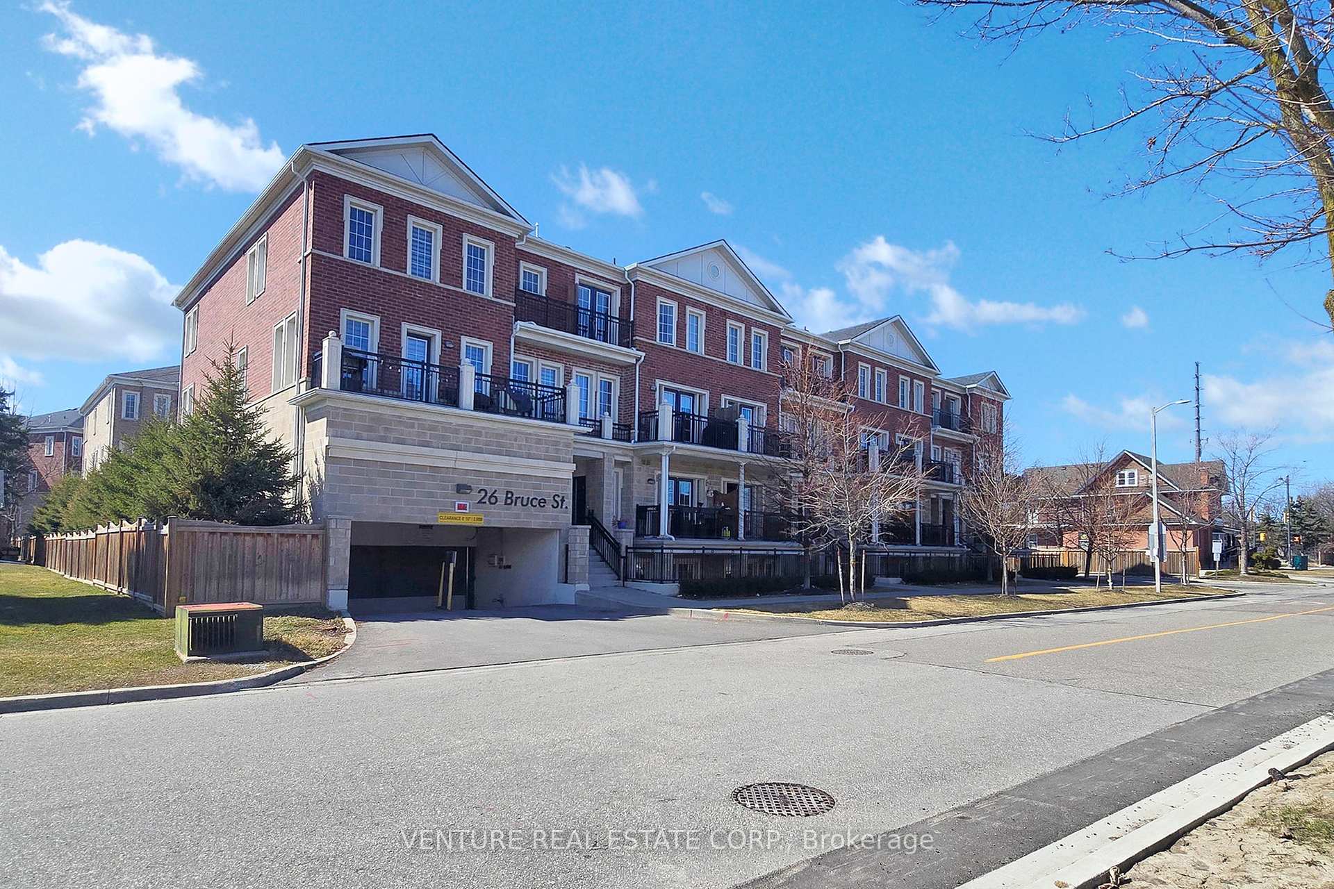 E11 - 26 Bruce Street, Vaughan, ON L4L 0H4