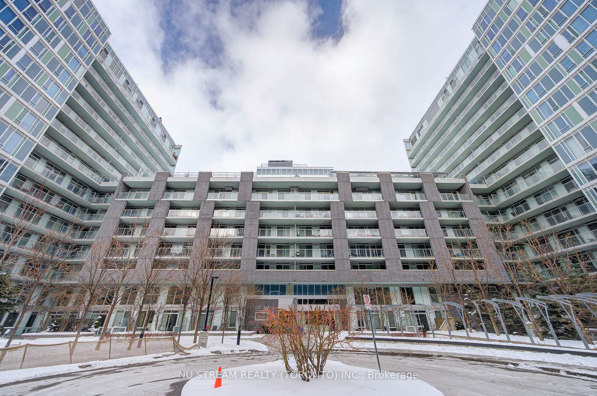 E810 - 555 Wilson Avenue, Toronto, ON M3H 0C5