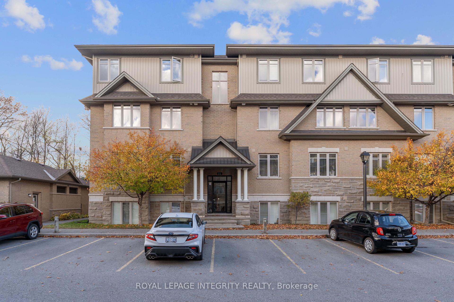 F - 21 Tadley Private, Barrhaven, ON K2J 2T3