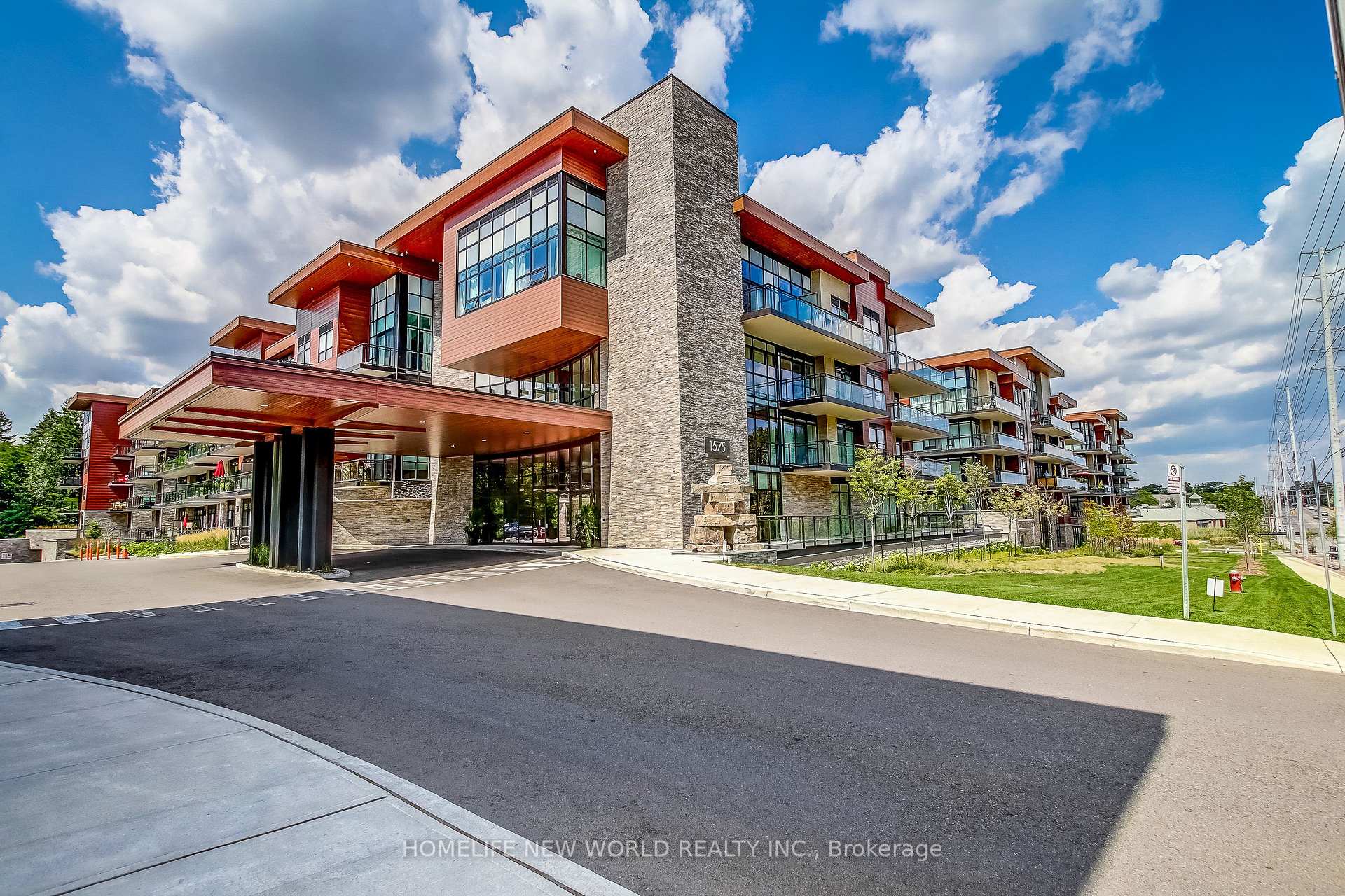 GR17 - 1575 Lakeshore Road W, Mississauga, ON L5J 0B1