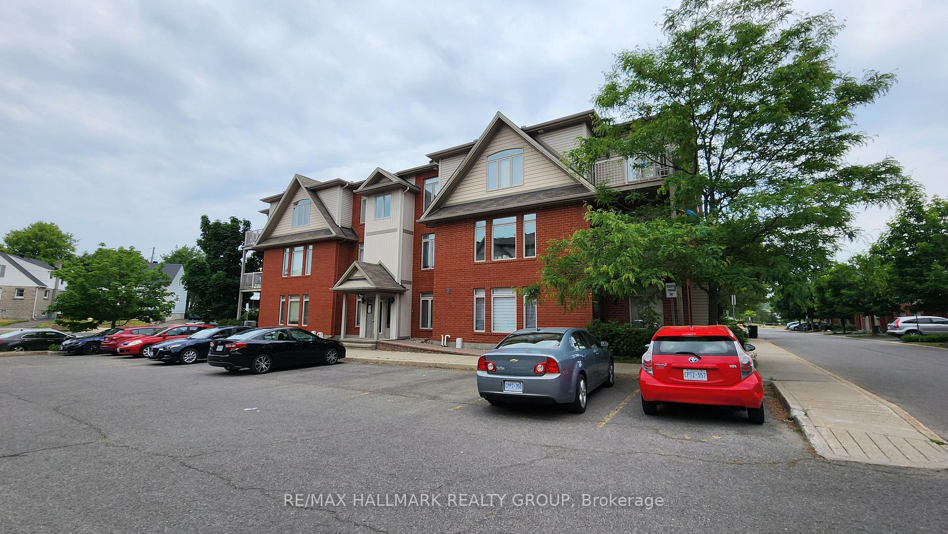 J - 270 MEILLEUR Private, Vanier and Kingsview Park, ON K1L 0A3