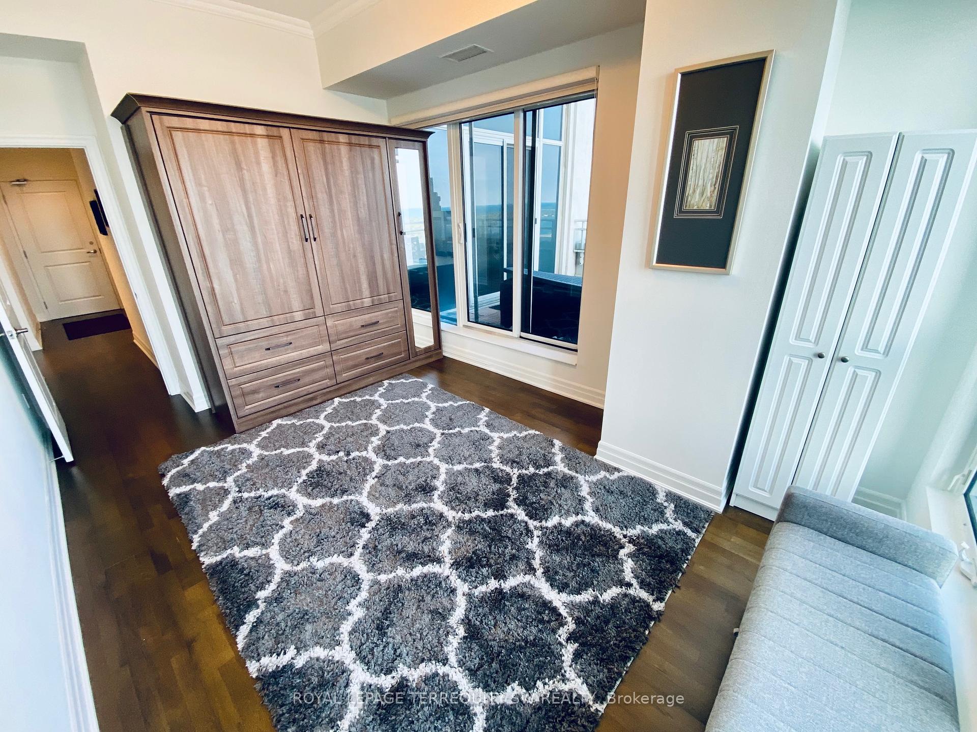 LPH04 - 628 Fleet Street, Toronto, ON M5V 1A8
