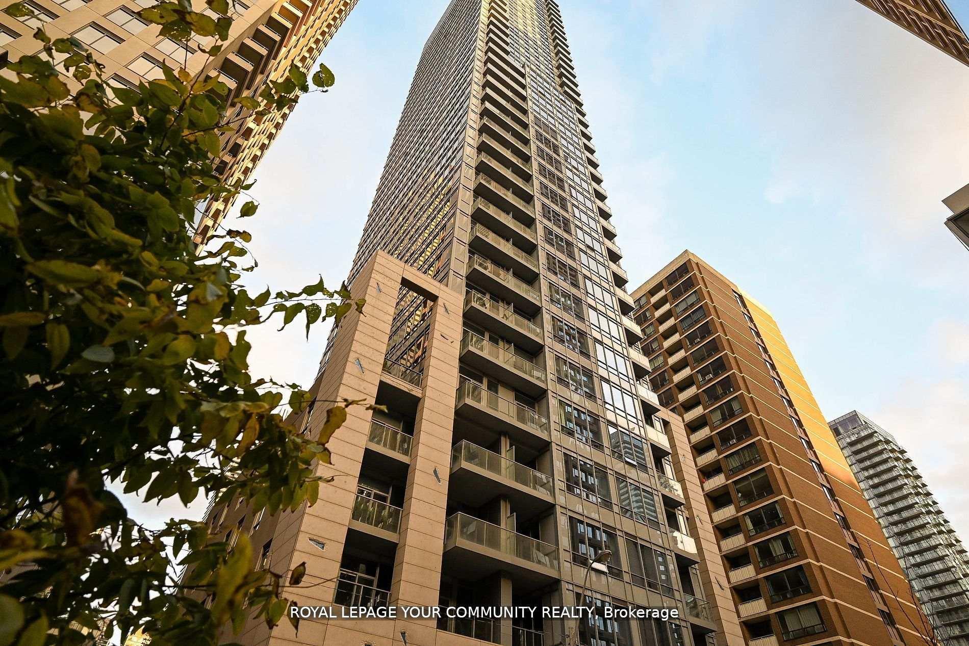 Ph 35 - 21 Balmuto Street, Toronto, ON M4Y 1W4