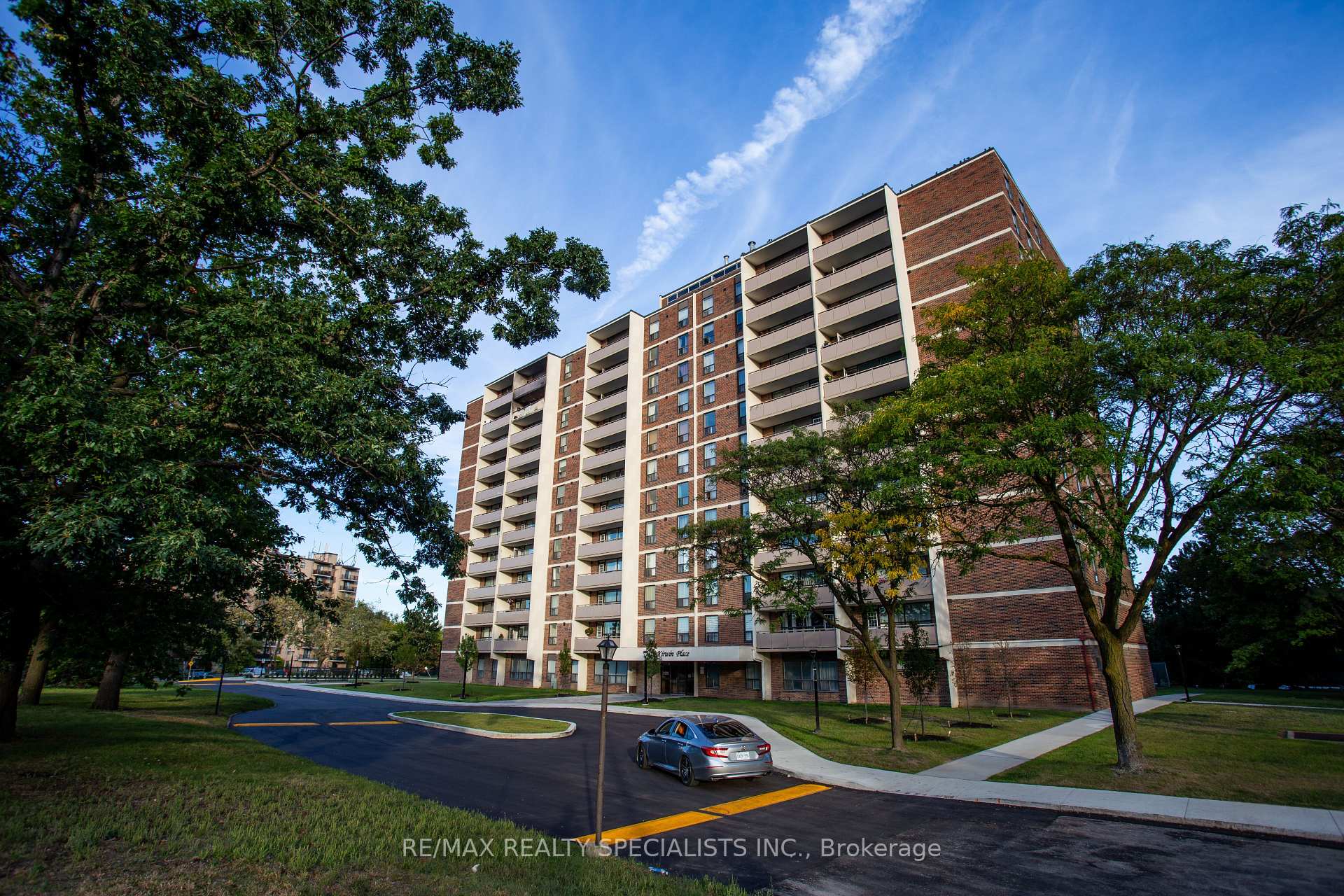 PH 6 - 3120 Kirwin Avenue, Mississauga, ON L5A 3R2