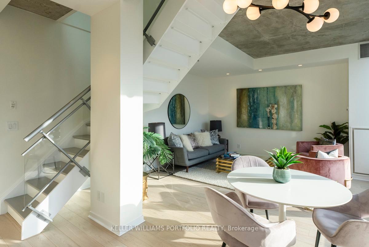 PH 806 - 301 Markham Street, Toronto, ON M6J 3X2