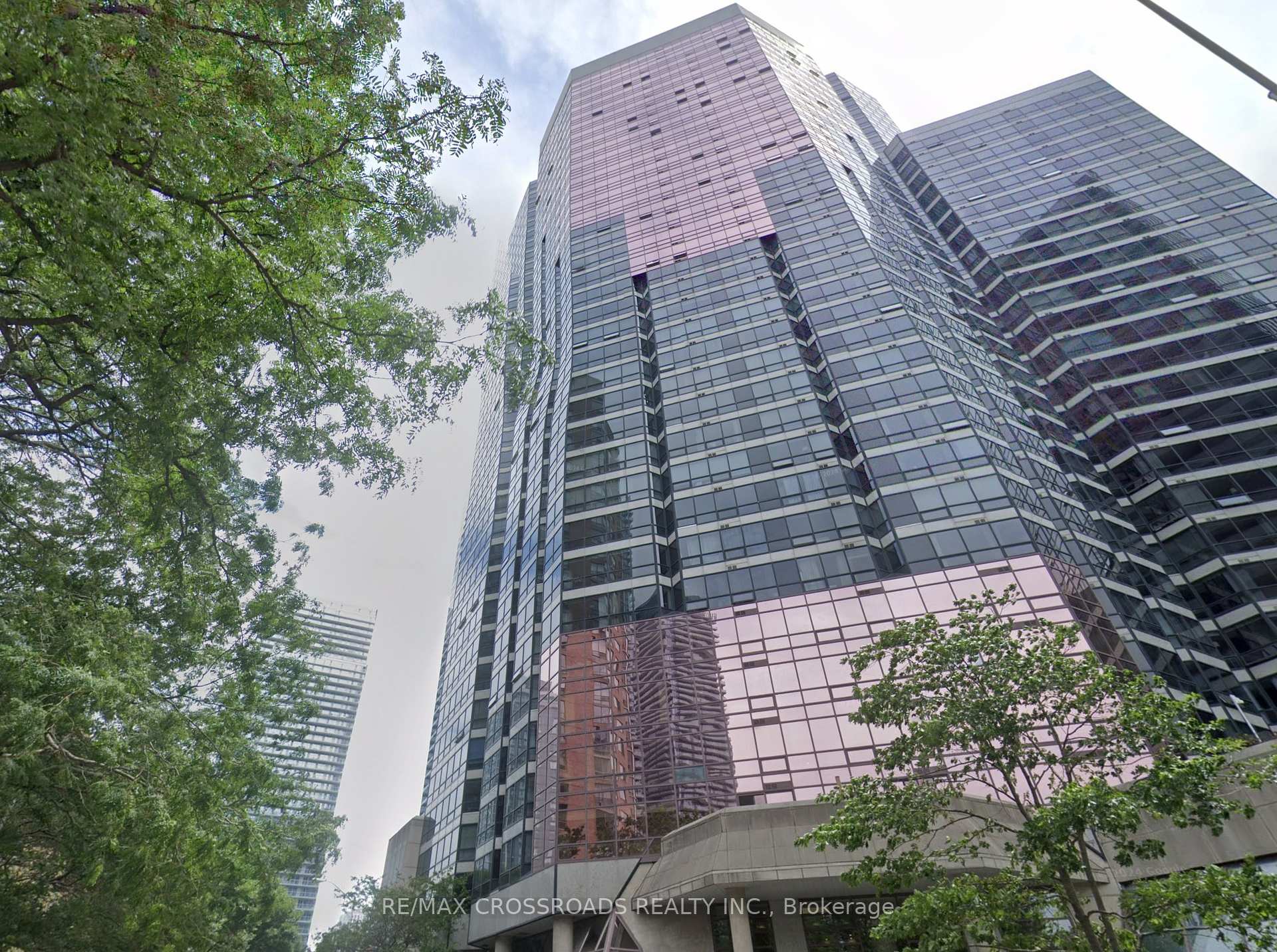 Ph02 - 1001 Bay Street, Toronto, ON M5S 3A6