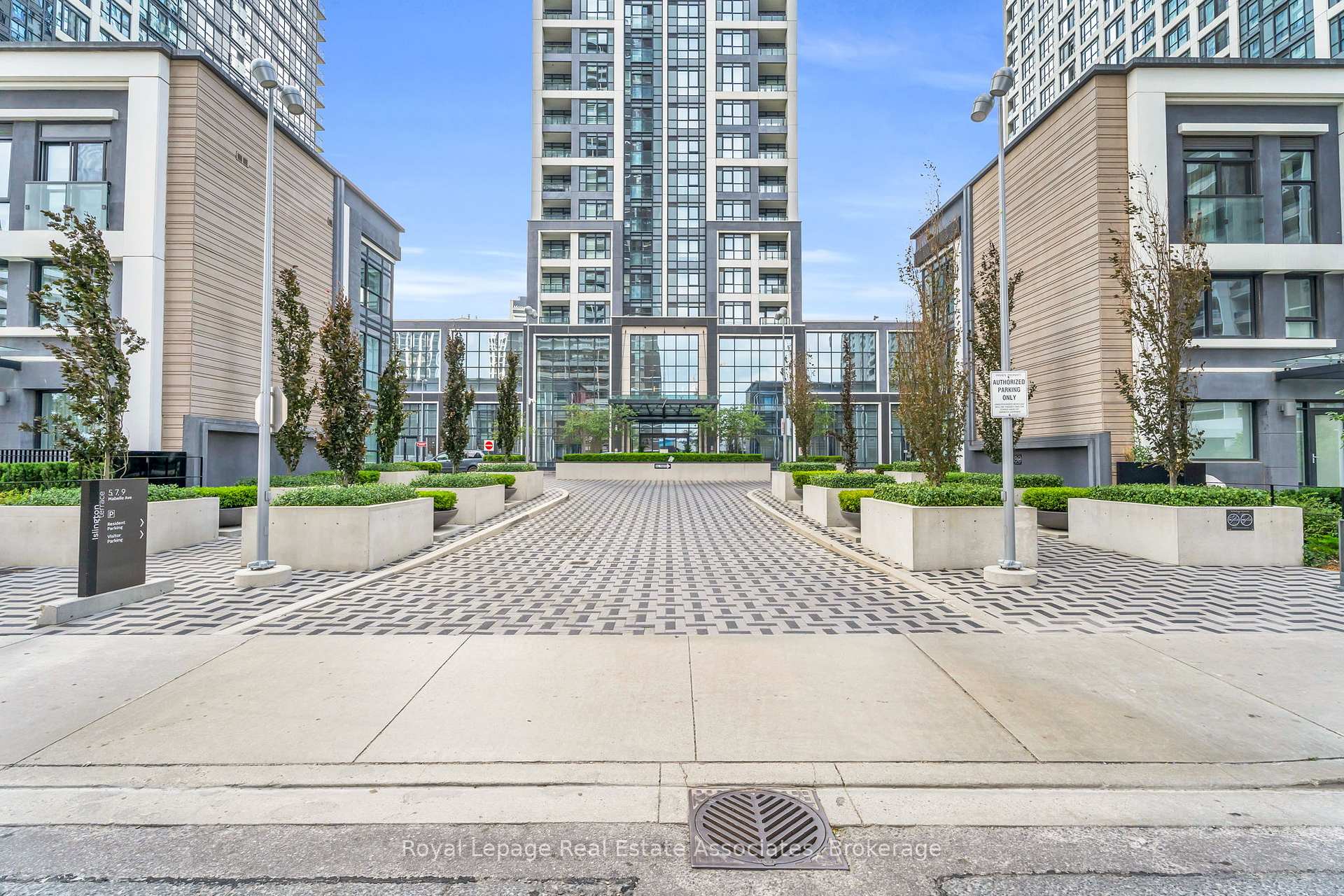 PH15 - 9 Mabelle Avenue, Toronto, ON M9A 0E1