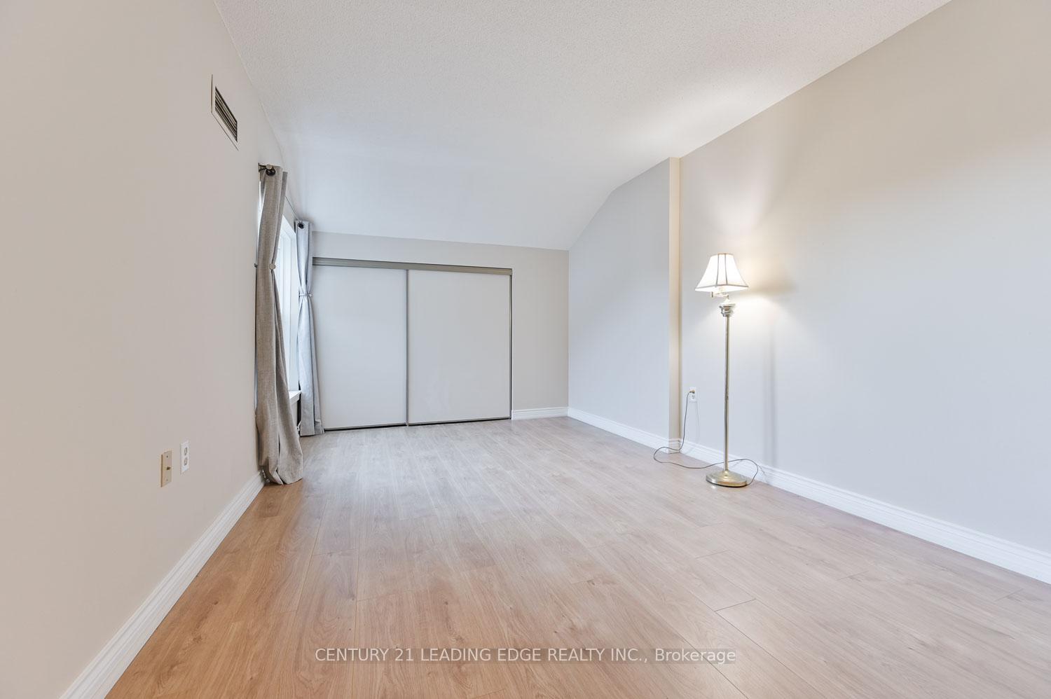 PH2 - 100 Anna Russell Way, Markham, ON L3R 6C7