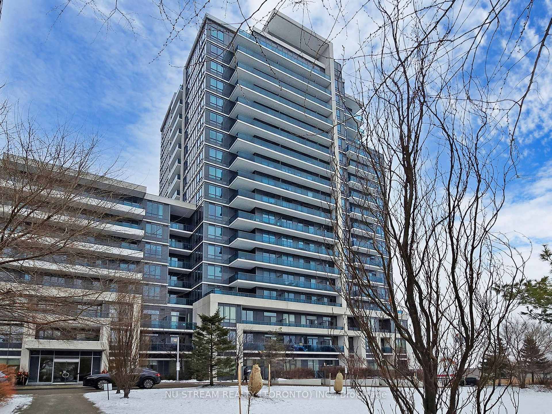 PH201 - 7167 Yonge Street, Markham, ON L3T 0E1