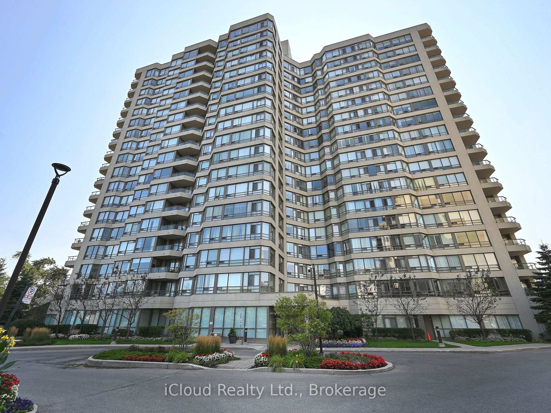 PH3 - 75 King Street E, Mississauga, ON L5A 4G5