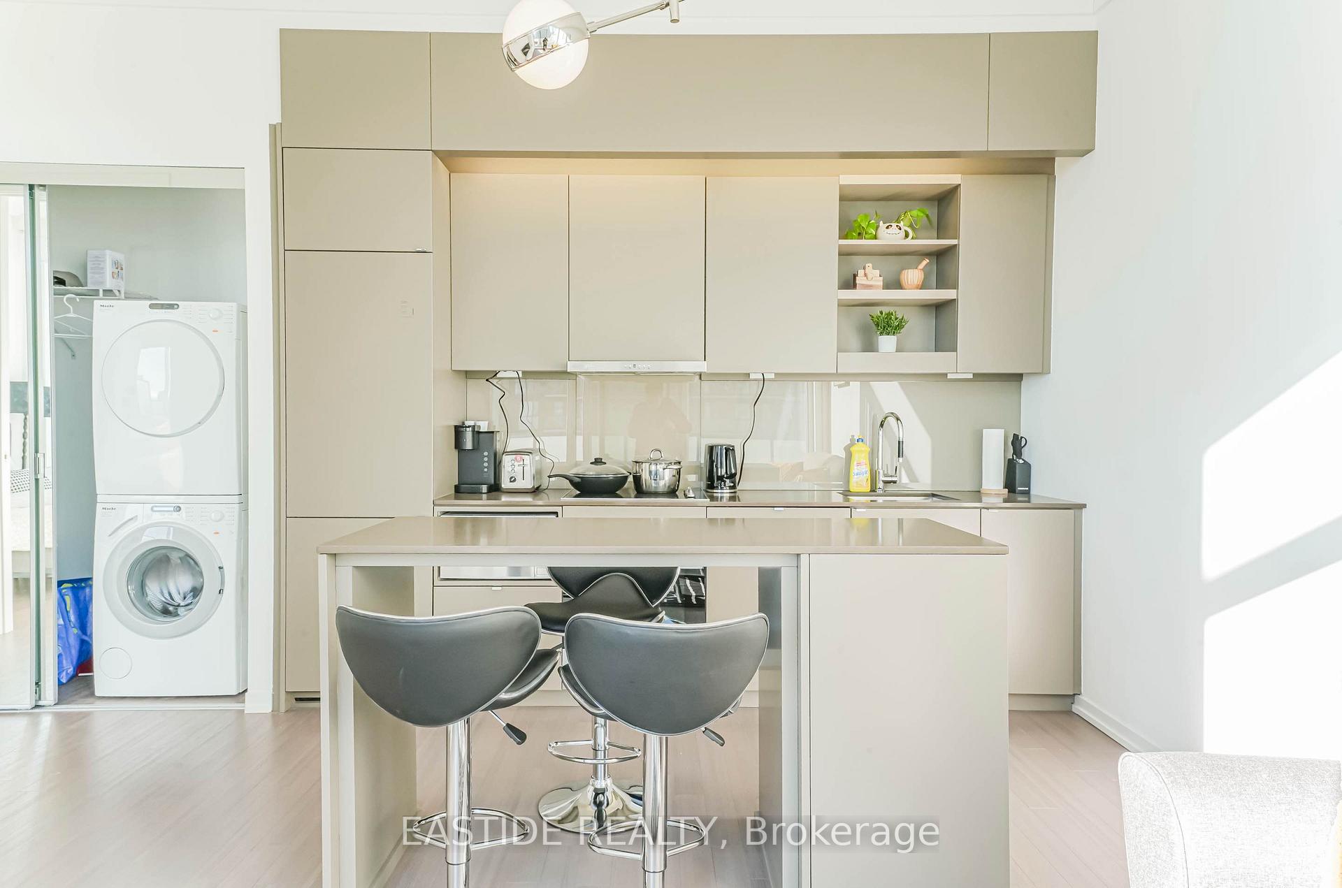 PH8 - 101 Peter Street, Toronto, ON M5V 0G6