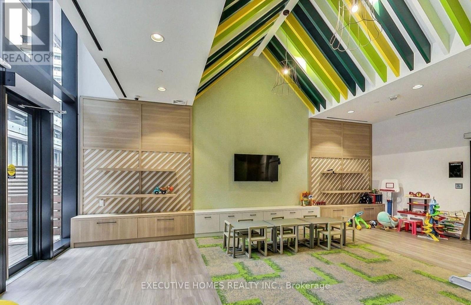 S129 - 180 Mill Street, Toronto, ON M5A 0V7