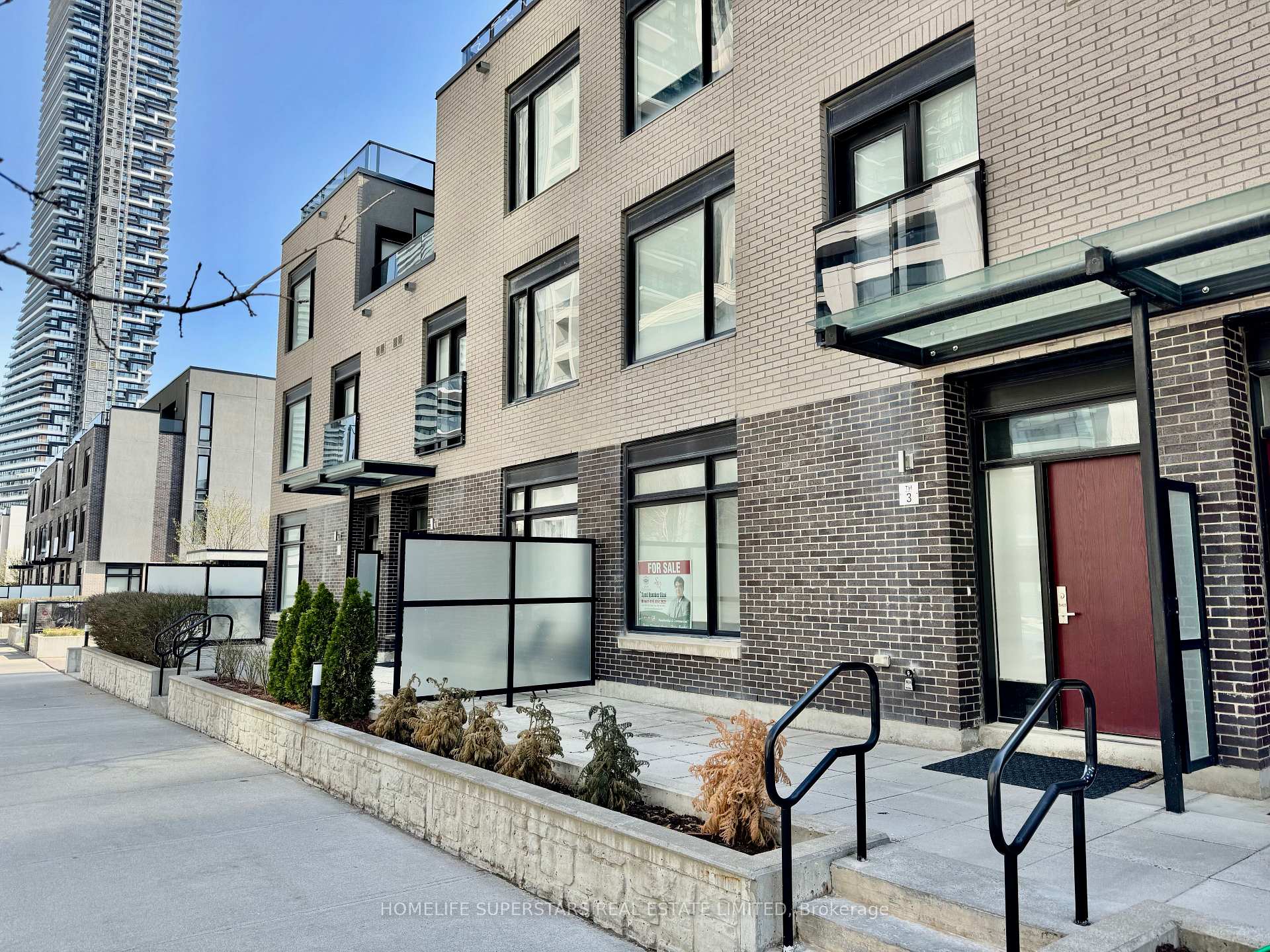 TH 3 - 4070 Parkside Village Drive, Mississauga, ON L5B 0K2