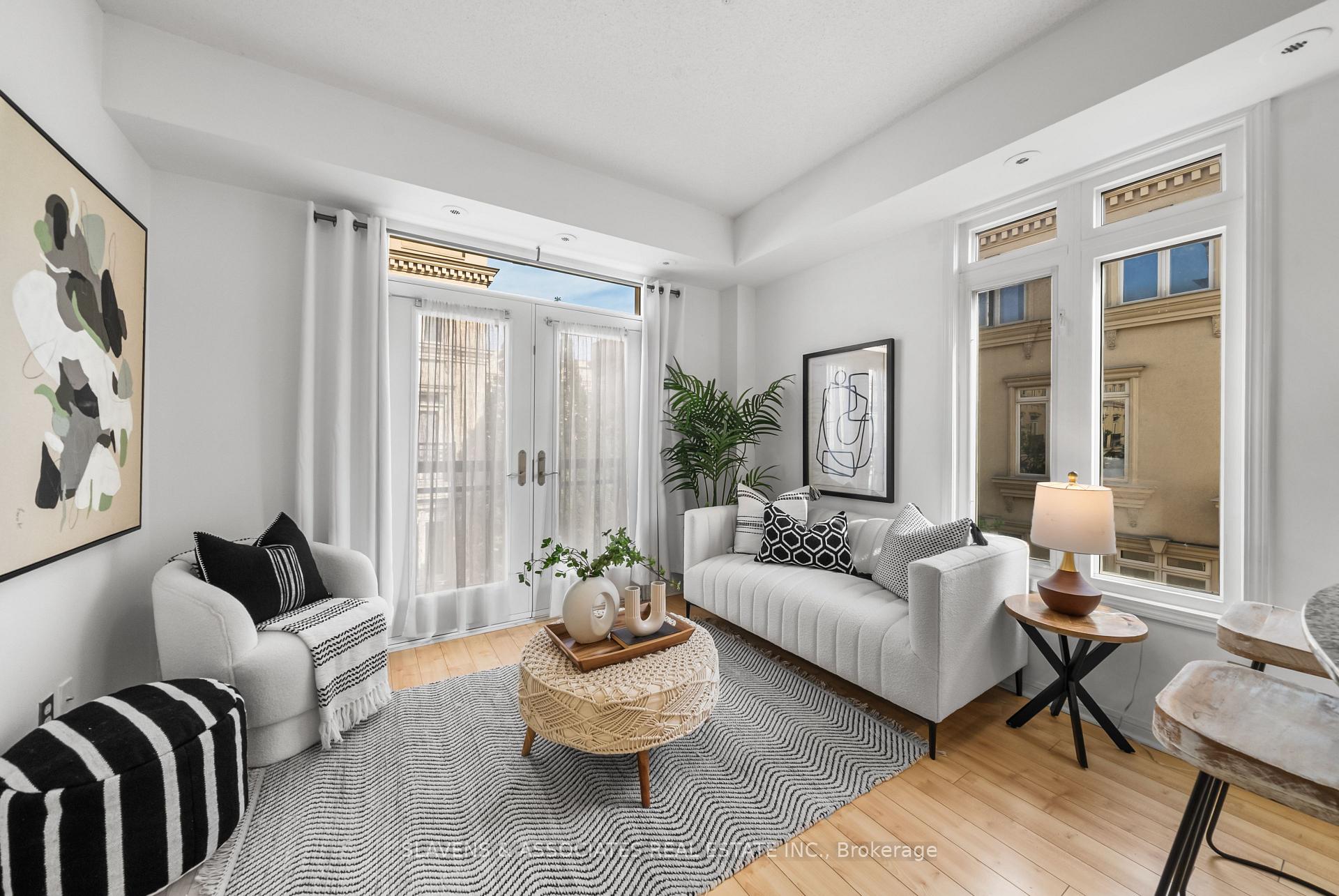 TH 3 - 78 Carr Street, Toronto, ON M5T 1B7