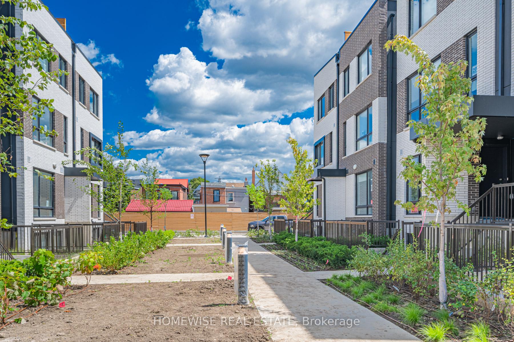TH8 - 20 Ed Clark Gardens, Toronto, ON M6N 0B5