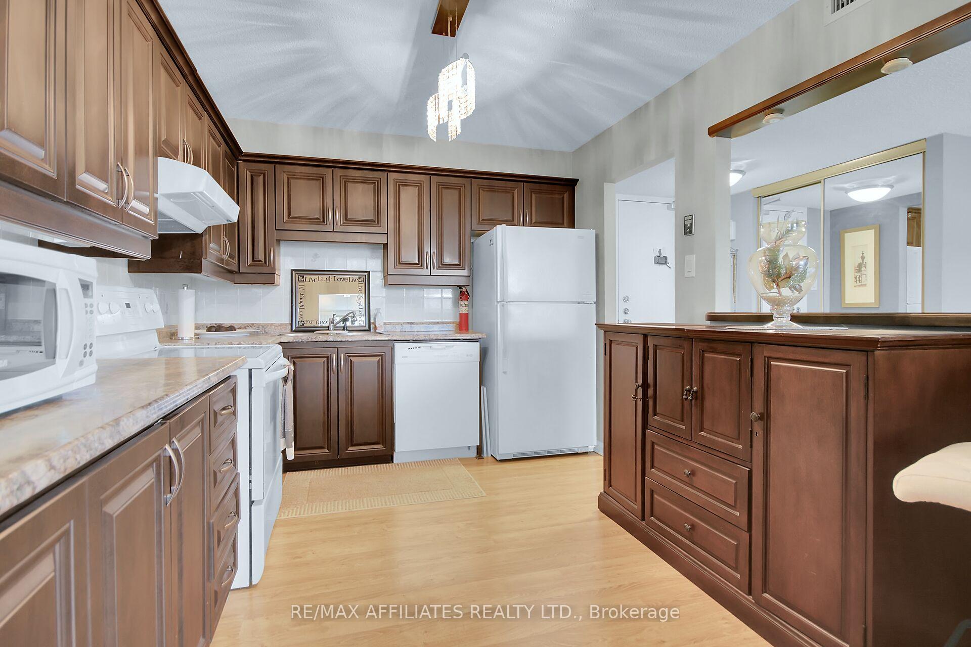 U303 - 200 Lafontaine Avenue, Vanier and Kingsview Park, ON K1L 8K8