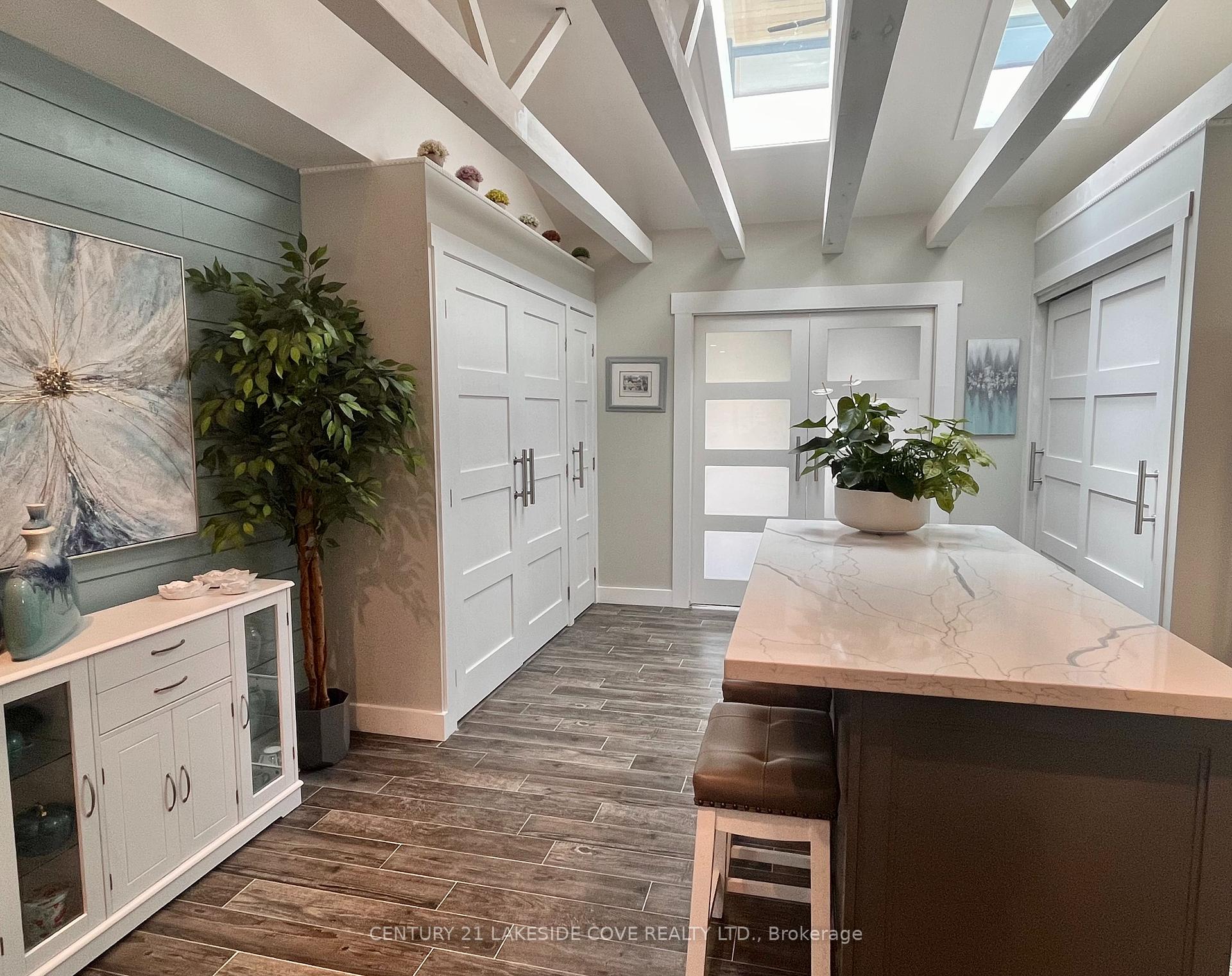 Unit 2 - 3 Paradise Boulevard W, Ramara, ON L0K 1B0