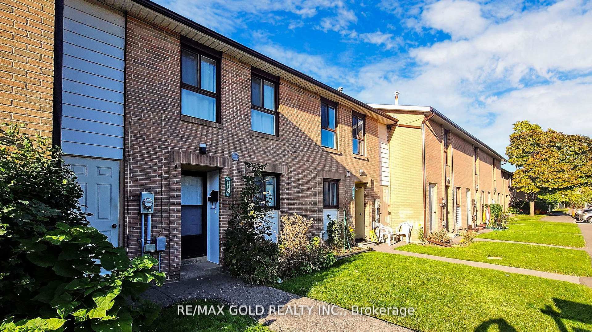 118 Fleetwood Crescent, Brampton, ON L6T 2E5