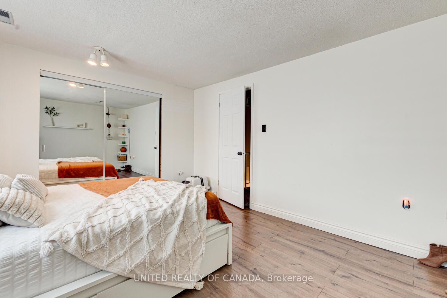 1264 Limberlost Road, London North, ON N6G 3A5