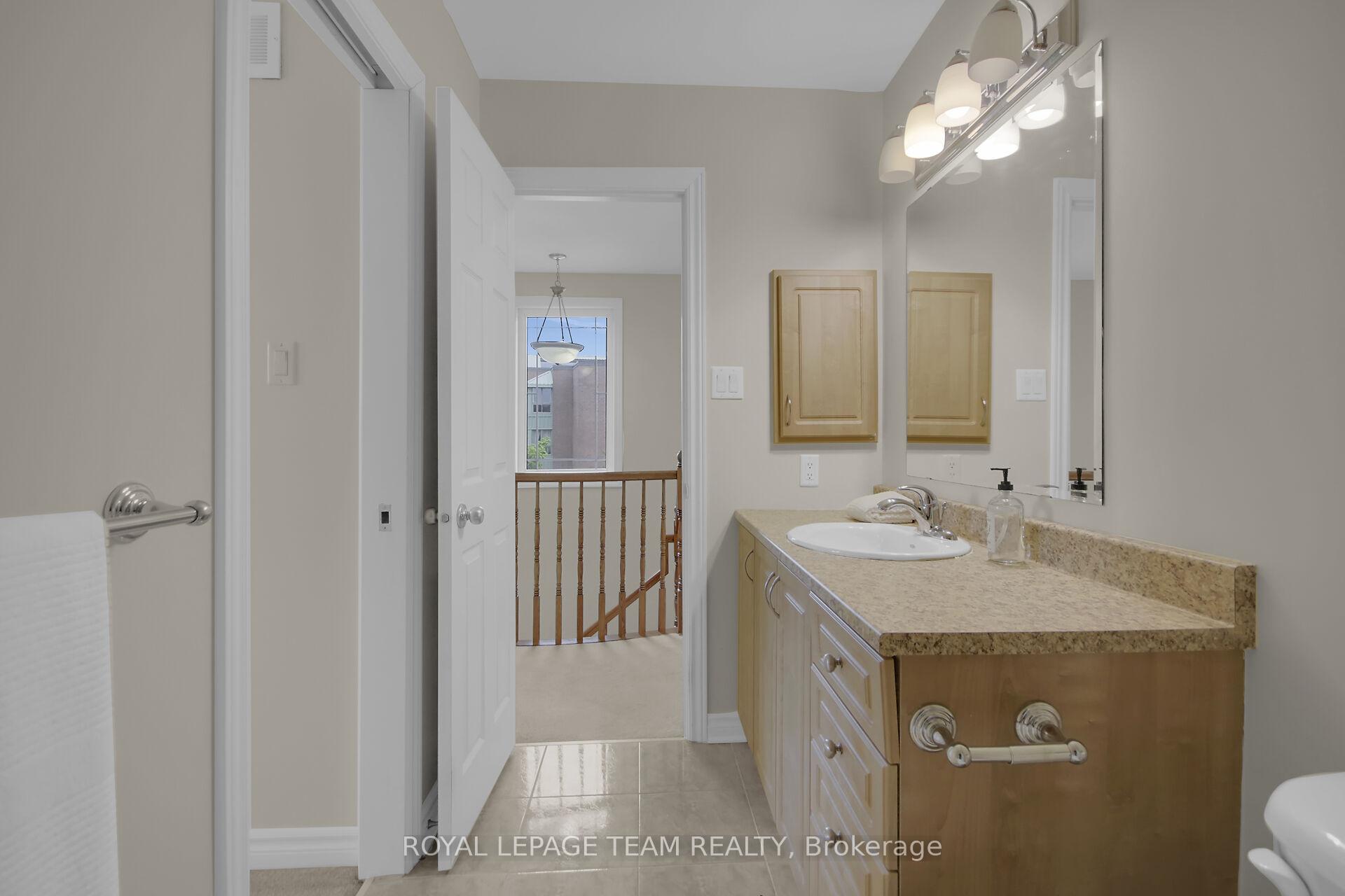 128A Centrepointe Drive, South of Baseline to Knoxdale, ON K2G 4N6