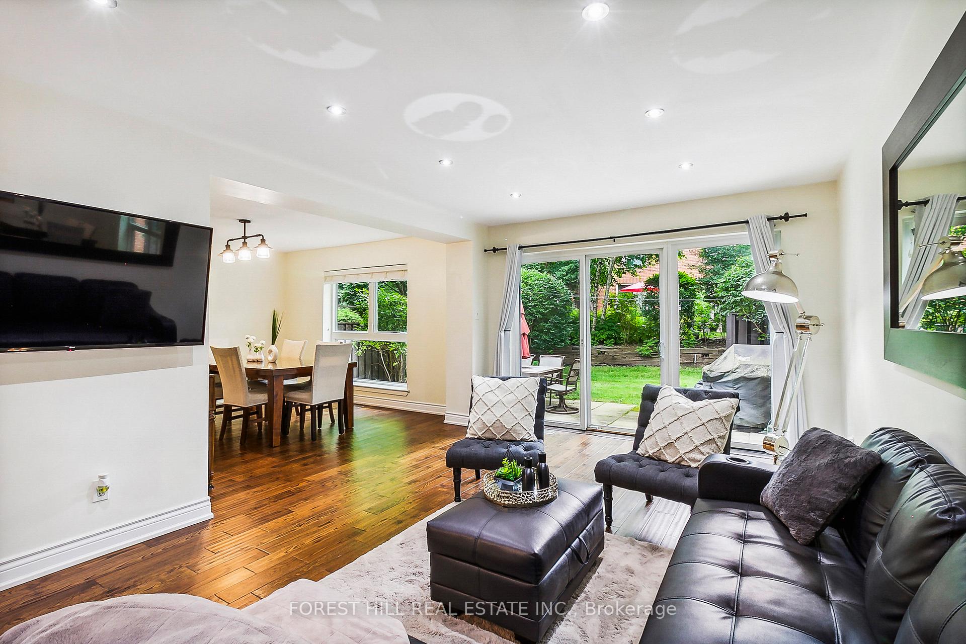 15 Scenic Mill Way, Toronto, ON M2L 1S4