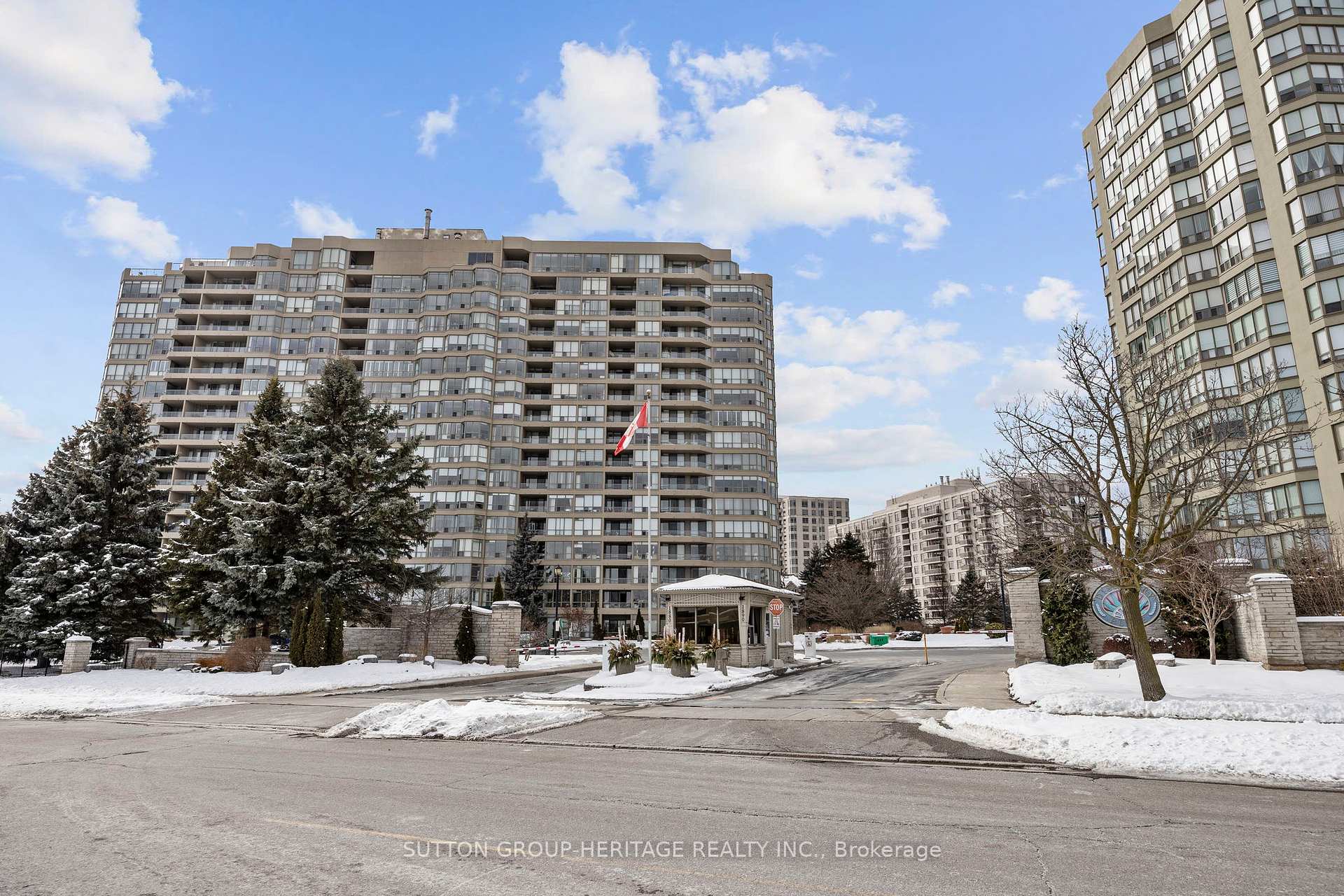 1221 - 1880 Valley Farm Road, Pickering, ON L1V 6B3