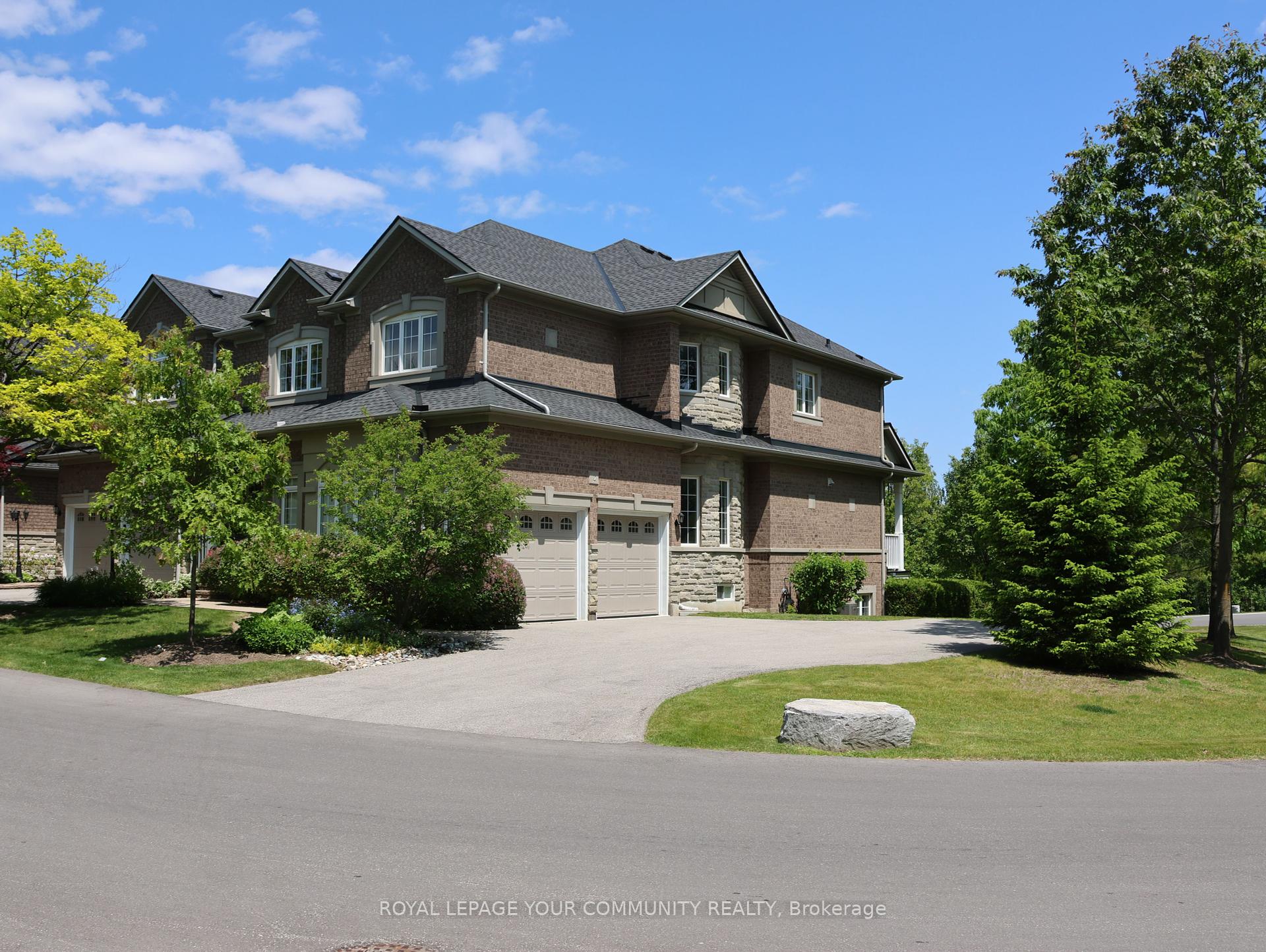 2 Stonecliffe Crescent, Aurora, ON L4G 7Z7