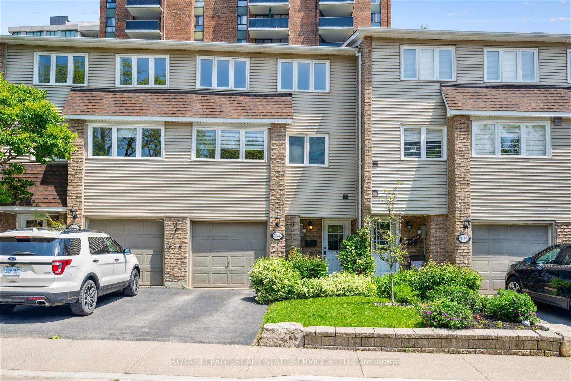 2244 Marine Drive, Oakville, ON L6L 1C1