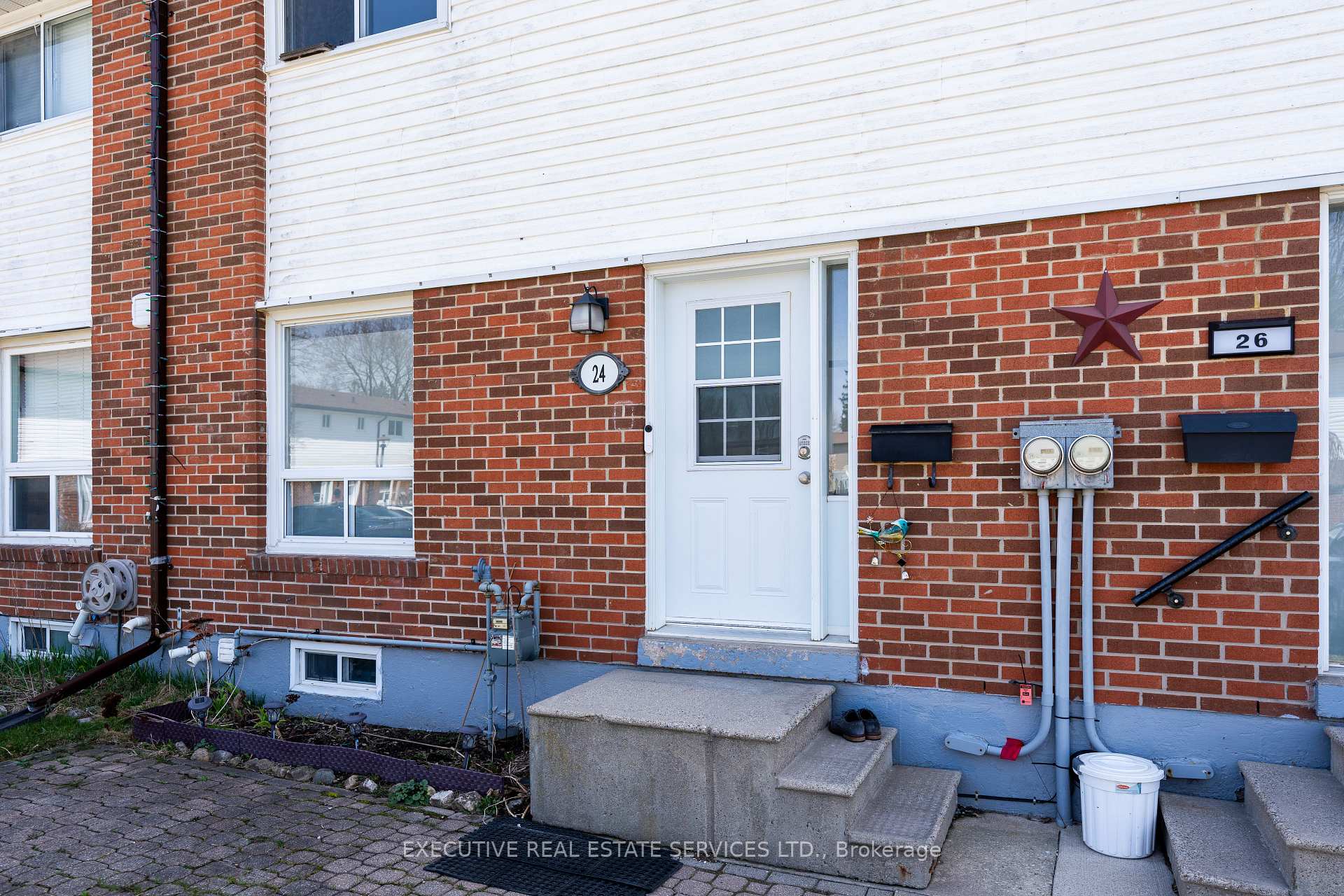 24 KINGHAM ROAD, Halton Hills, ON L7J 1S4