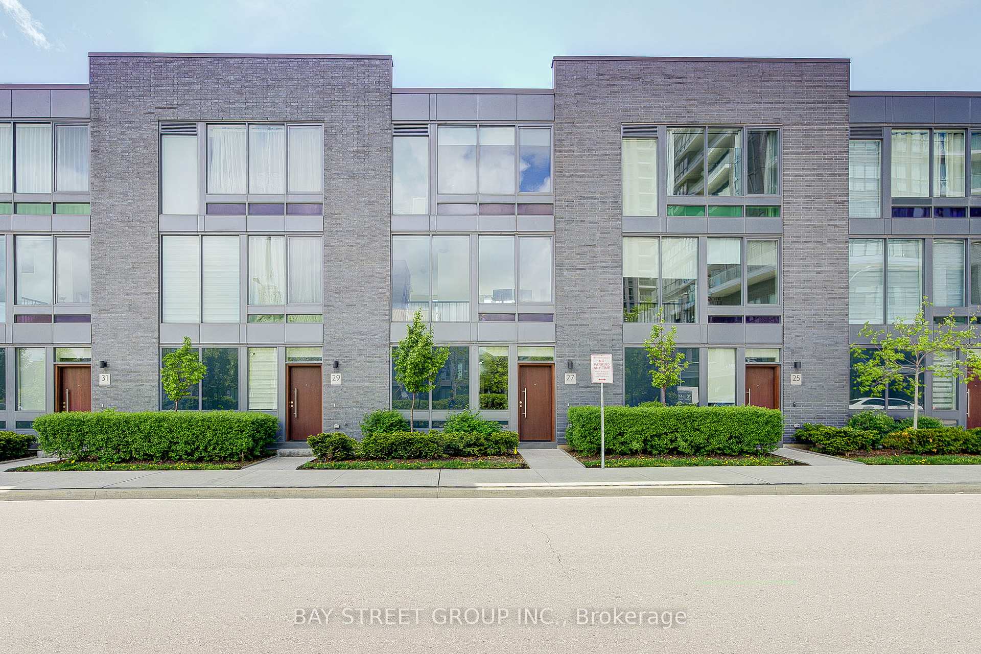 27 Sonic Way, Toronto, ON M3C 0P3