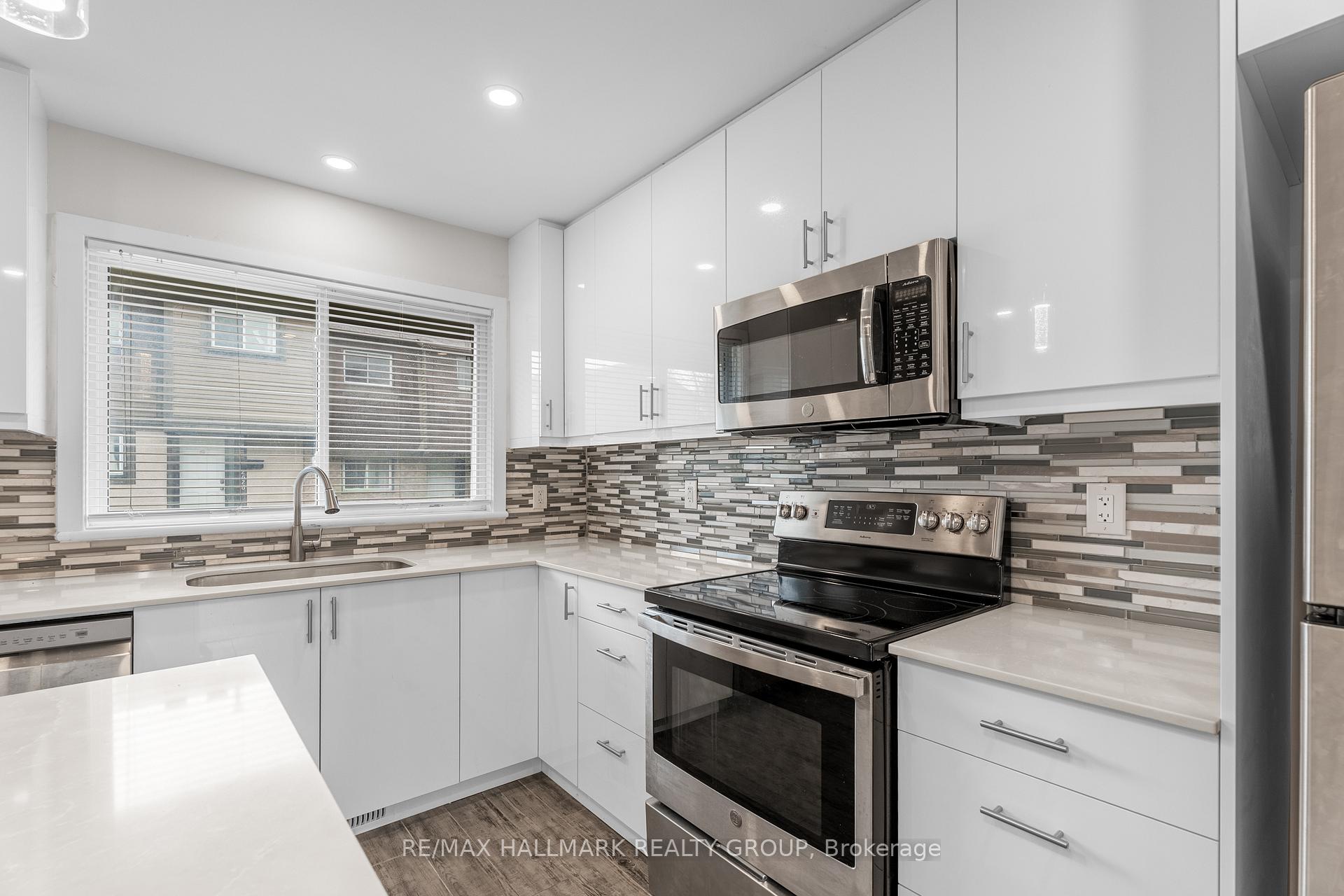 2788 Pimlico Crescent, Blossom Park - Airport and Area, ON K1T 2A8