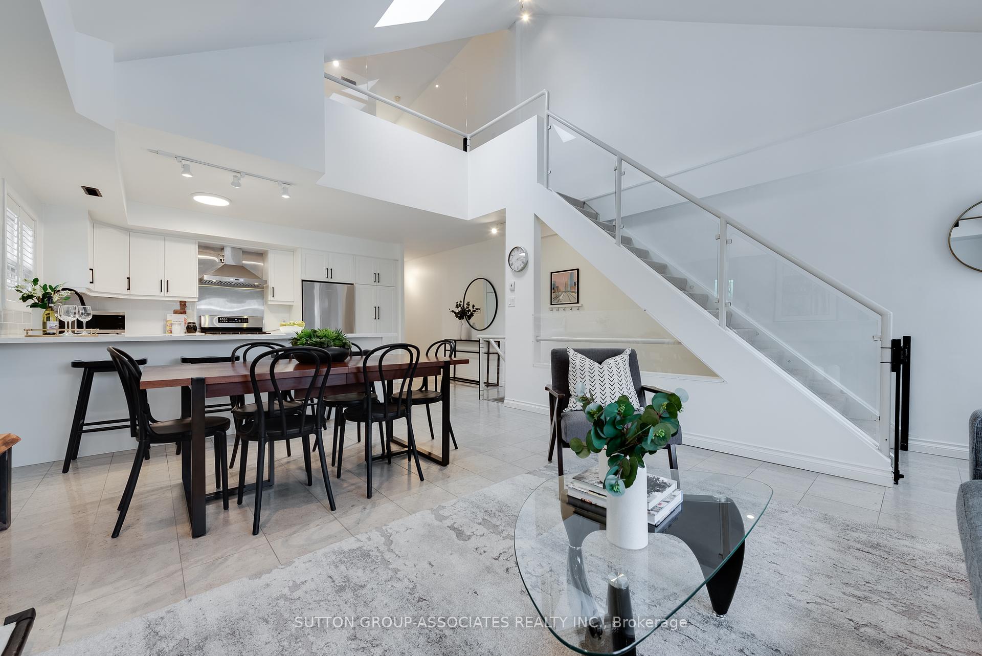 27B Claxton Boulevard, Toronto, ON M6C 1L7