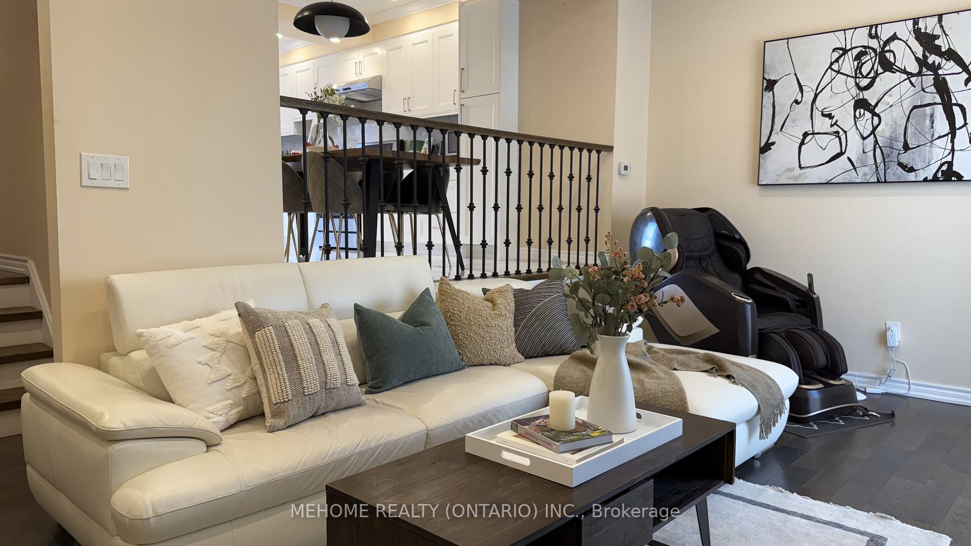 29 Laurie Shepway, Toronto, ON M2J 1X7