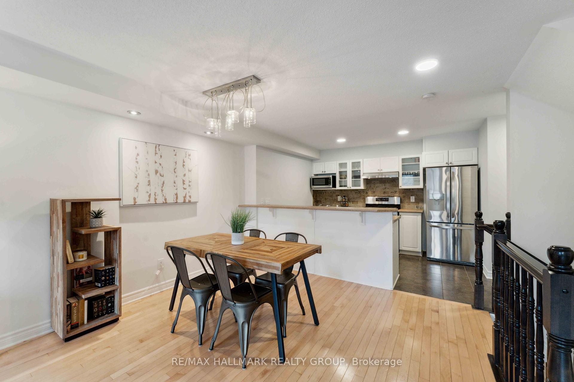 293A Titanium Private, Orleans - Convent Glen and Area, ON K1C 0A5