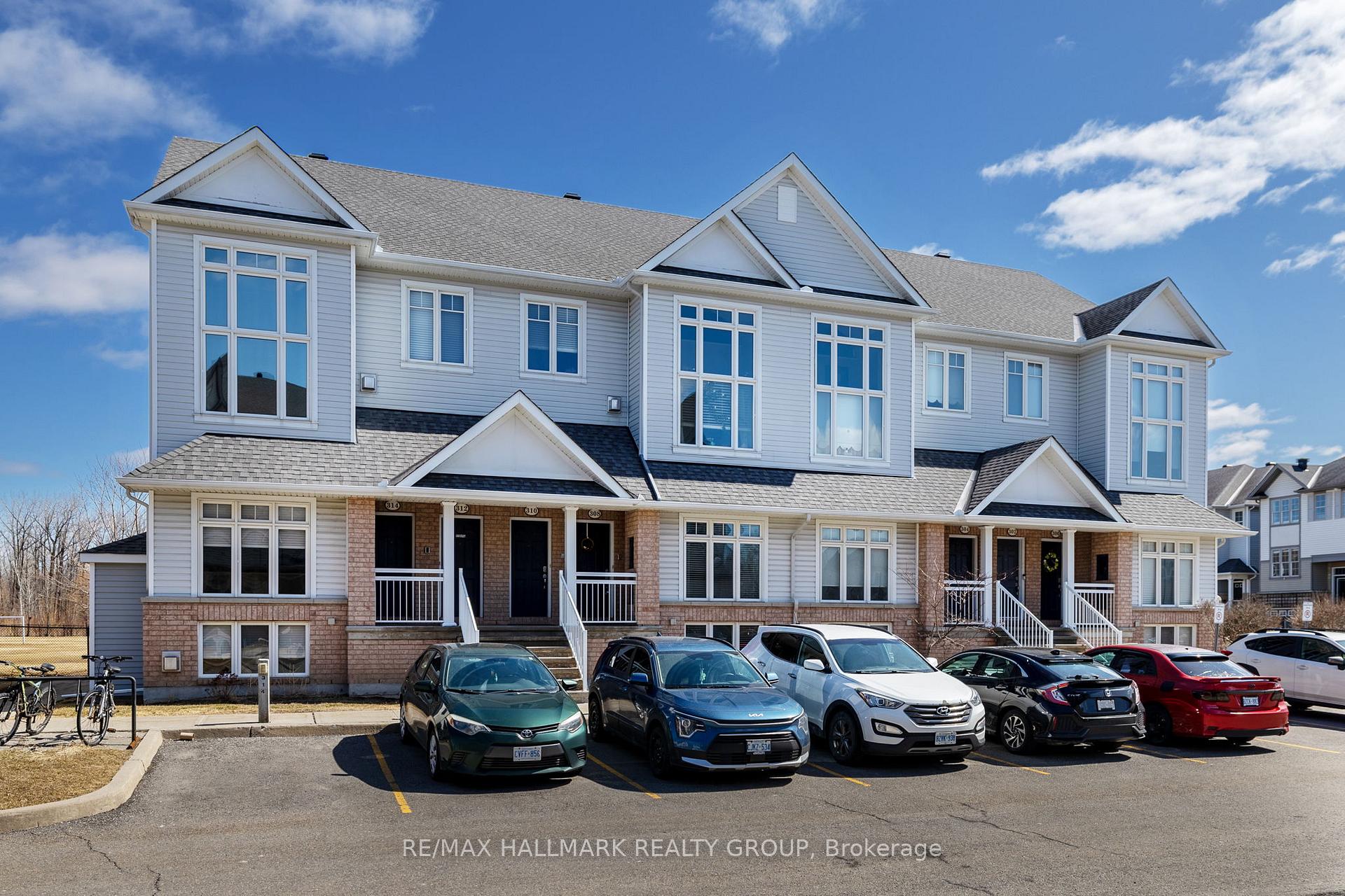 308 Galston Private, Orleans - Convent Glen and Area, ON K1W 0G3