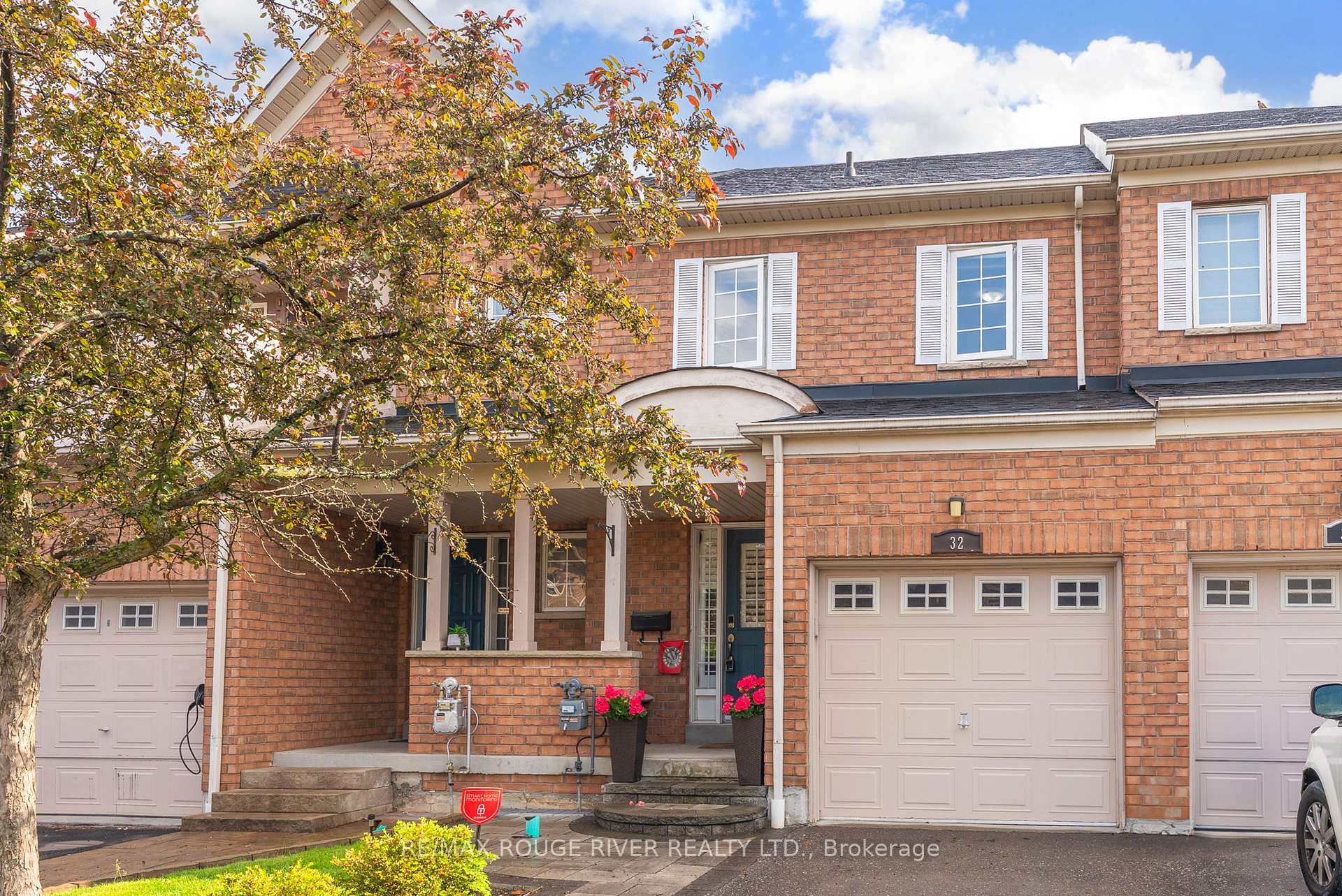 32 Palisades Court, Whitby, ON L1N 9T8