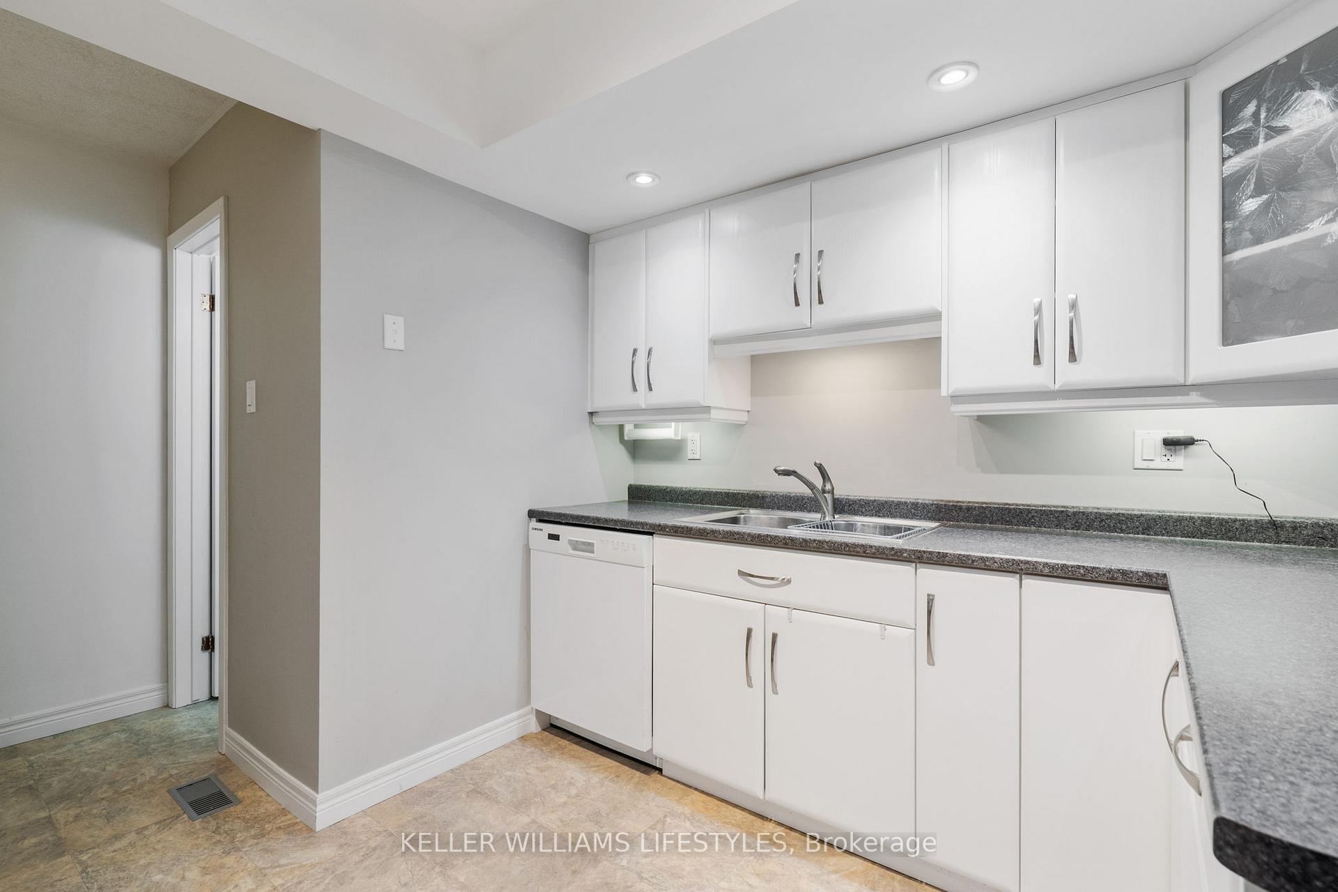 345 Everglade Crescent, London North, ON N6H 4M7