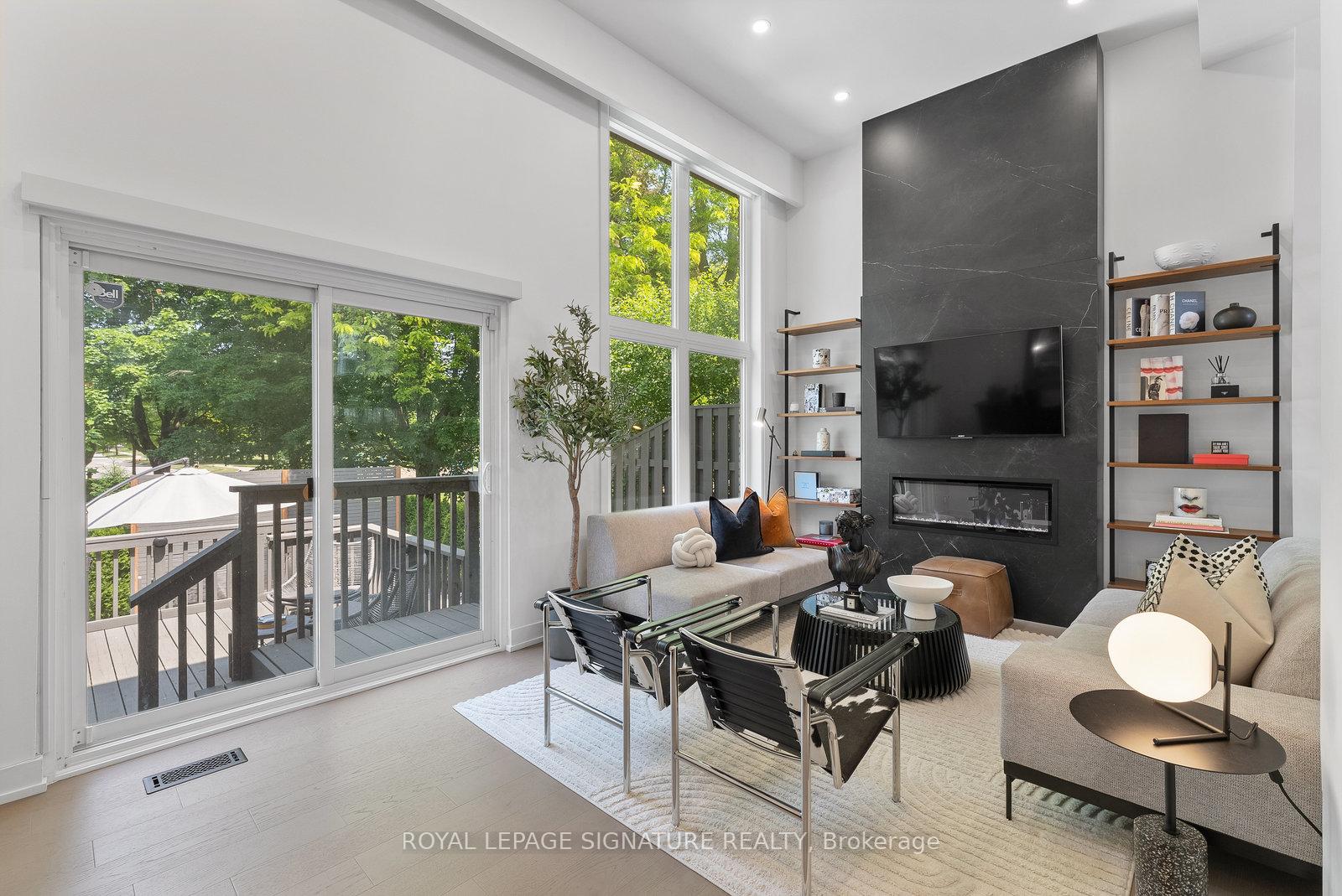 36 Farmstead Road, Toronto, ON M2L 2G2