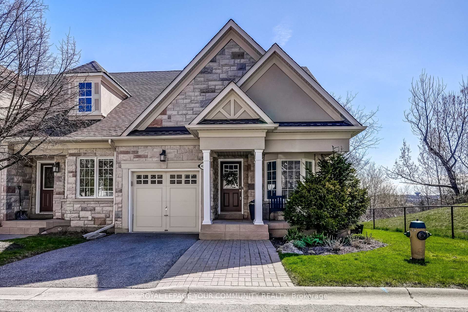 409 Terry Carter Crescent, Newmarket, ON L3Y 9G2