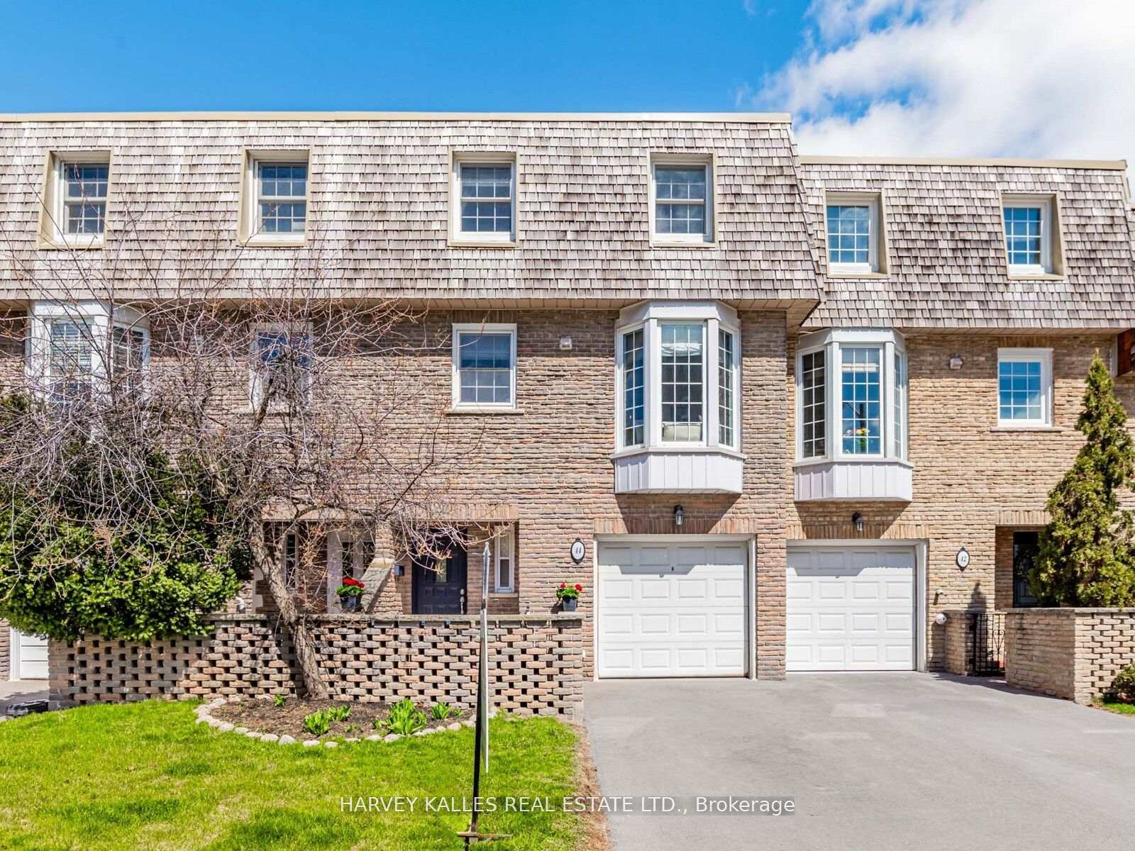 44 Farmstead Road, Toronto, ON M2L 2G2