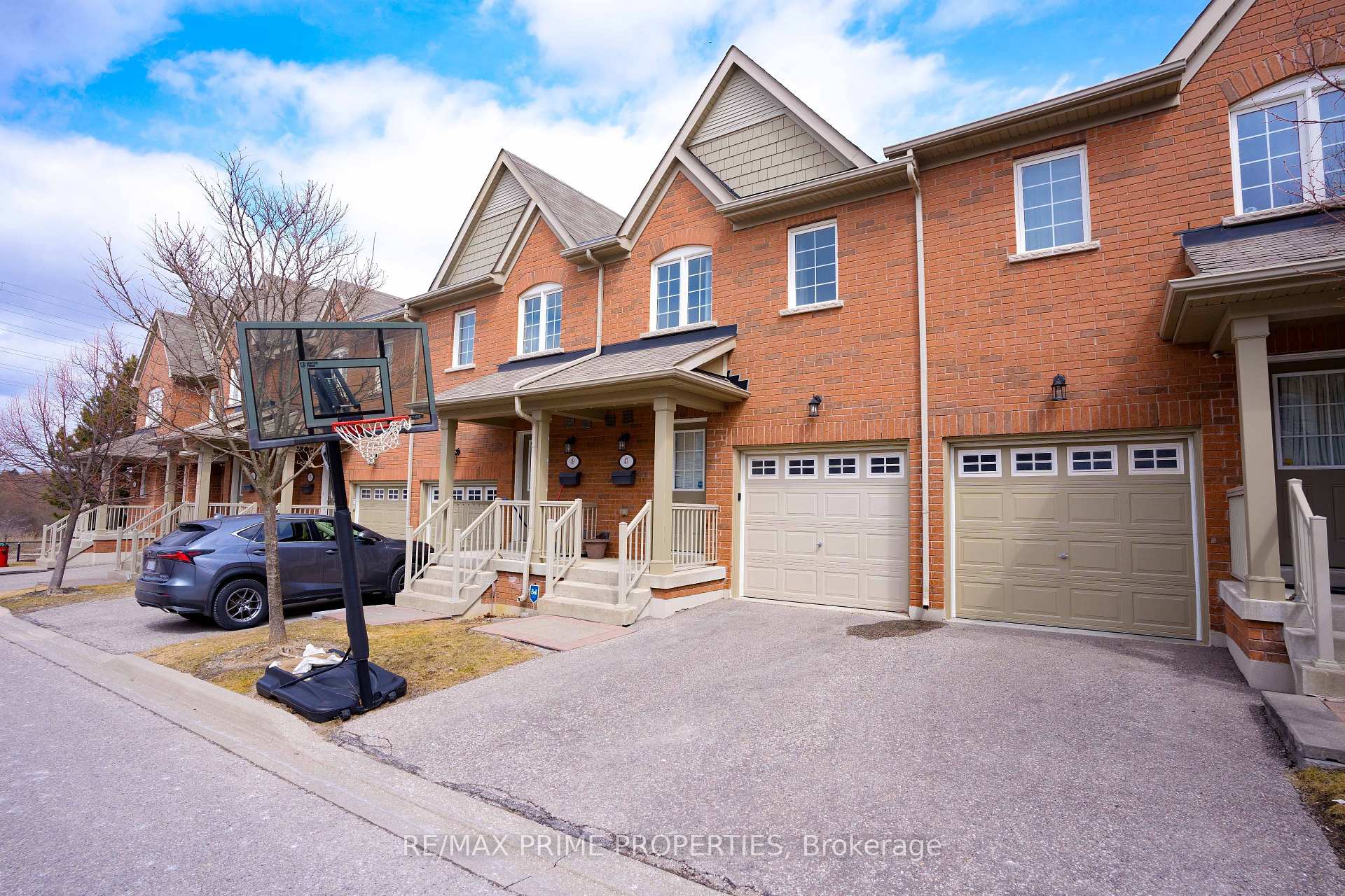 47 Edwin Pearson Street, Aurora, ON L4G 0S1