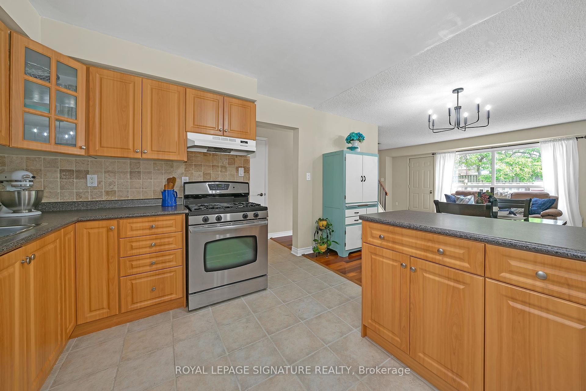 5 Early Apple Way, Toronto, ON M3A 3N4