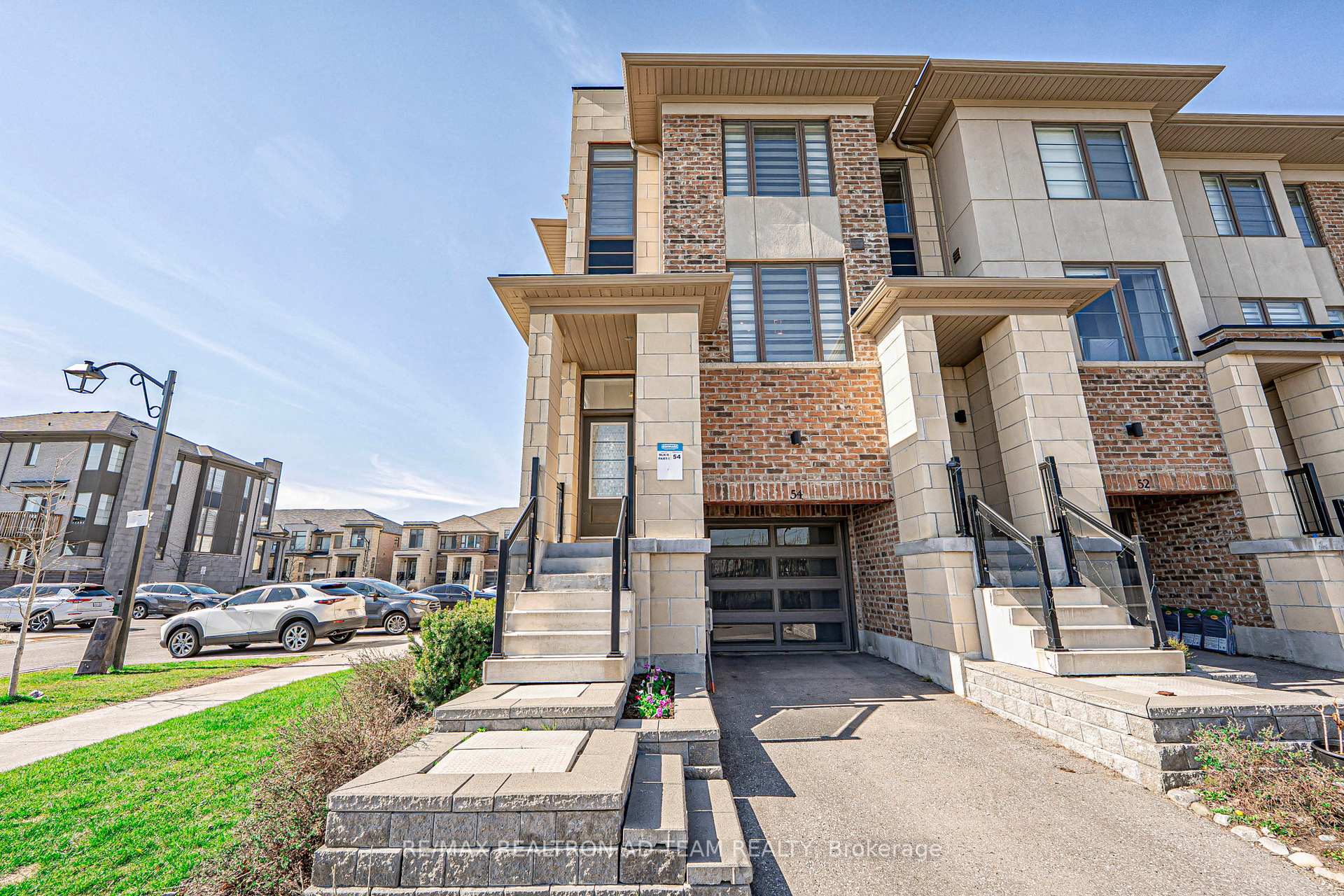 54 Shawfield Way, Whitby, ON L1R 0N8