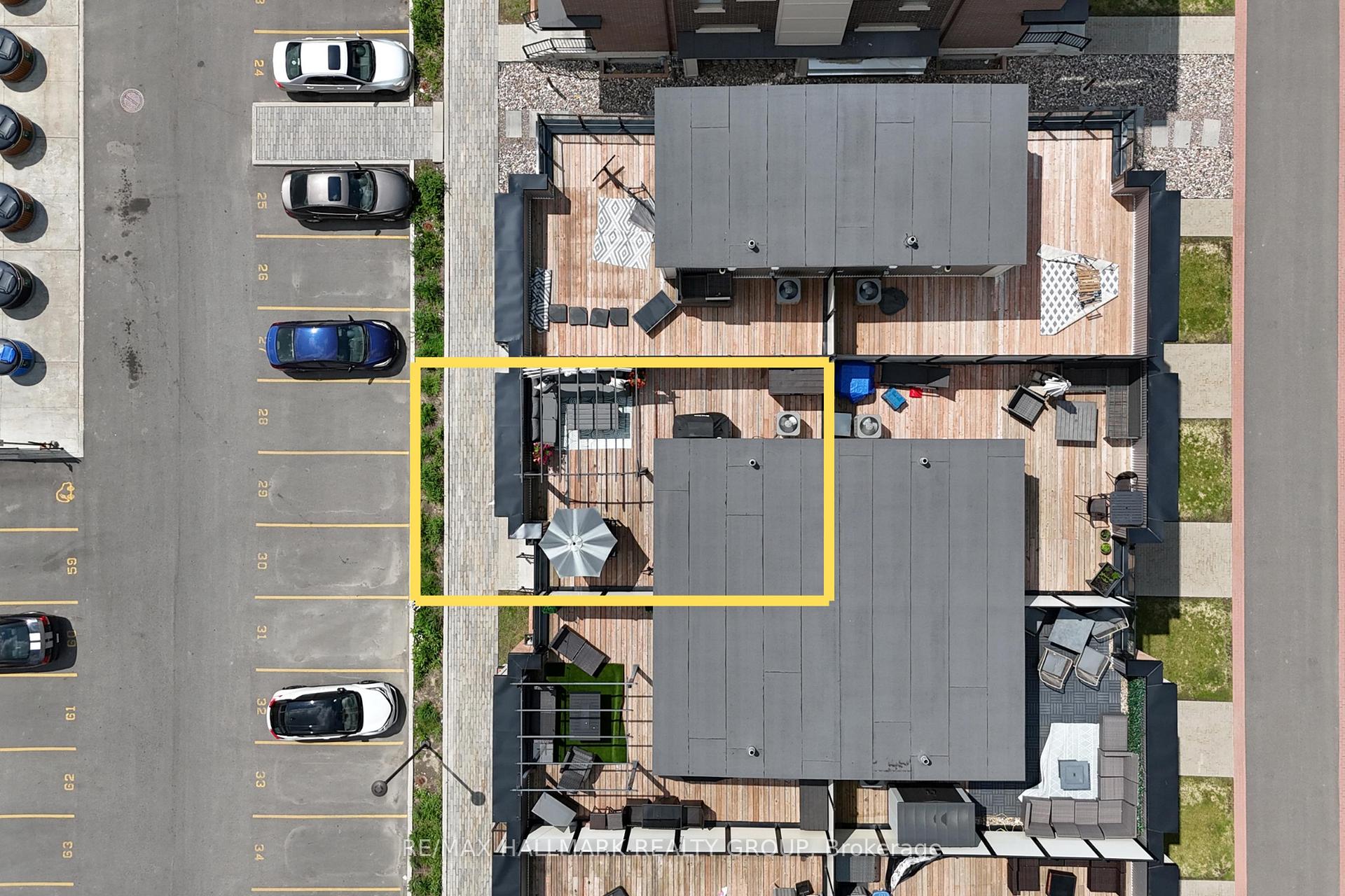 551 Takamose Private, Manor Park - Cardinal Glen and Area, ON K1K 5A5