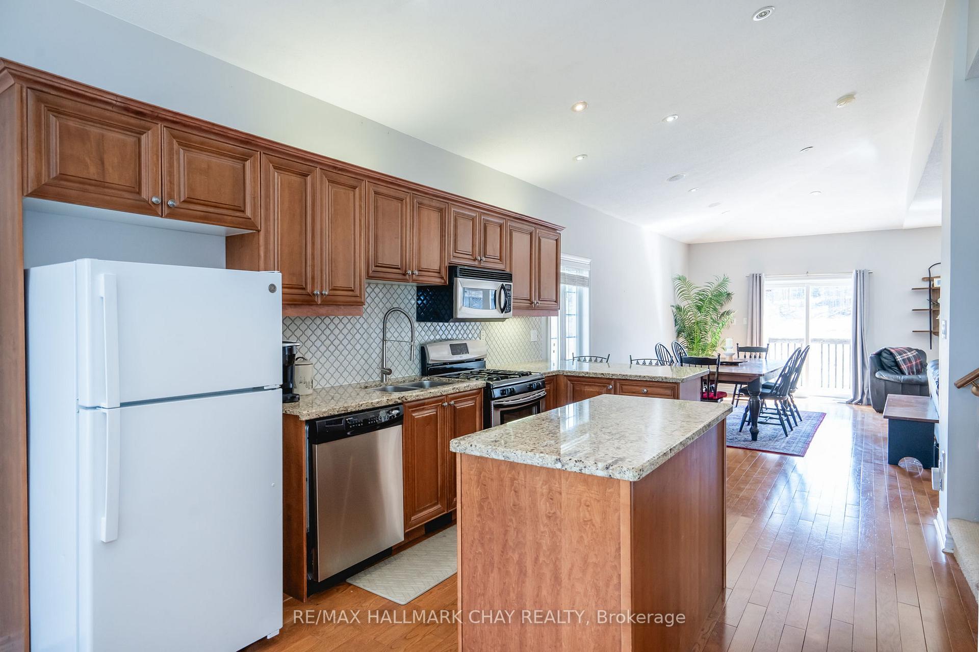 57 High Vista Drive, Oro-Medonte, ON L4M 4Y8